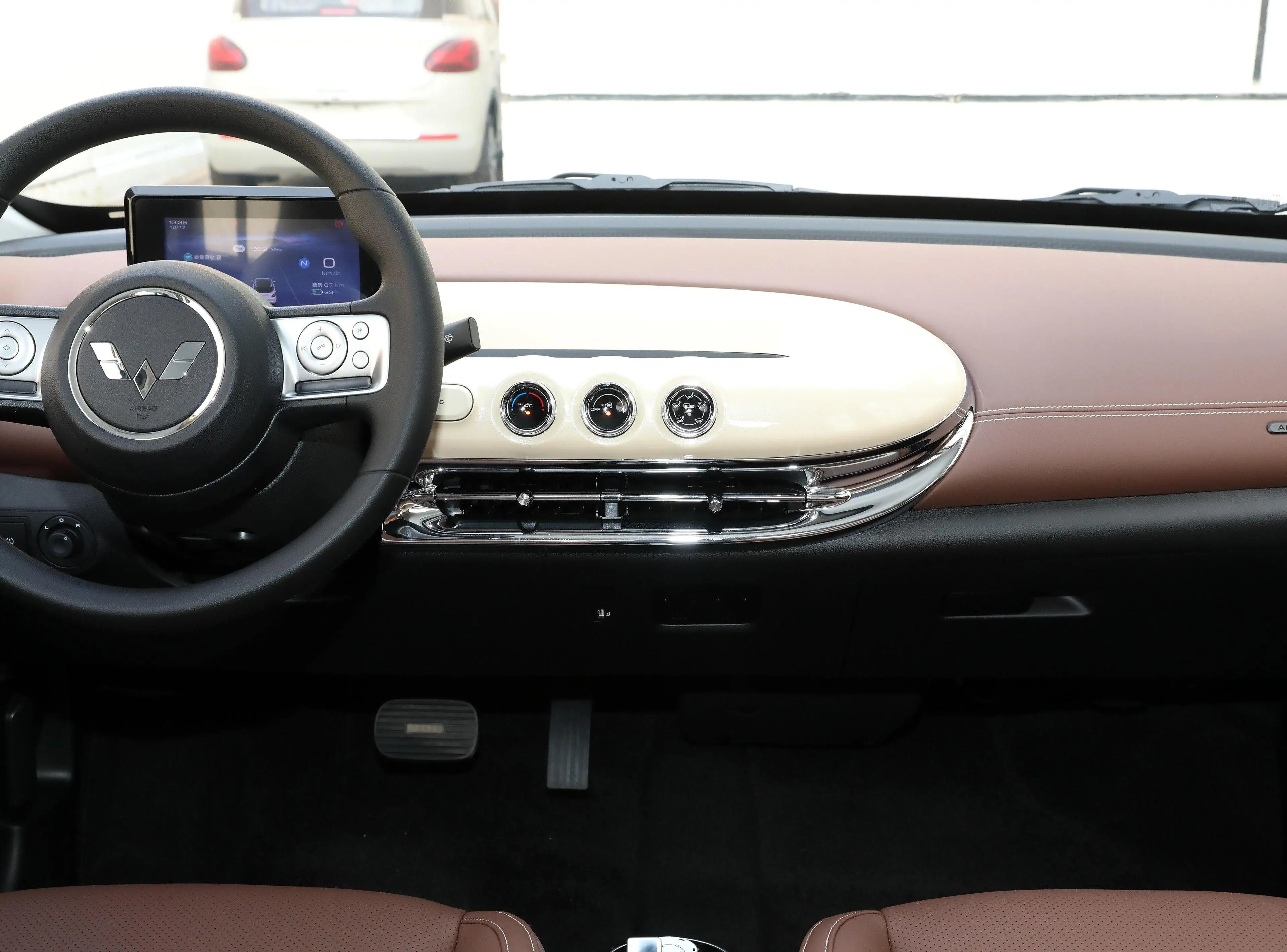 Wuling Bingo Air Electric Mini Car Long Endurance Pure Electric Mini Ev ...