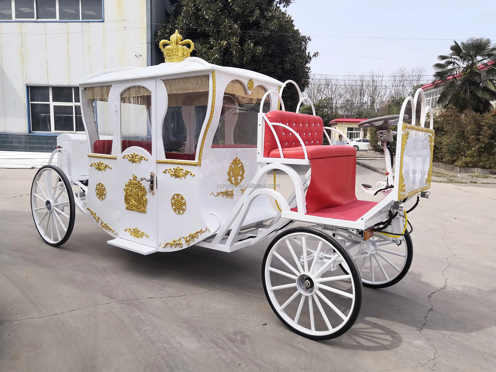 Luxury Four Wheels Sightseeing Electric Royal Carriage/horseless ...