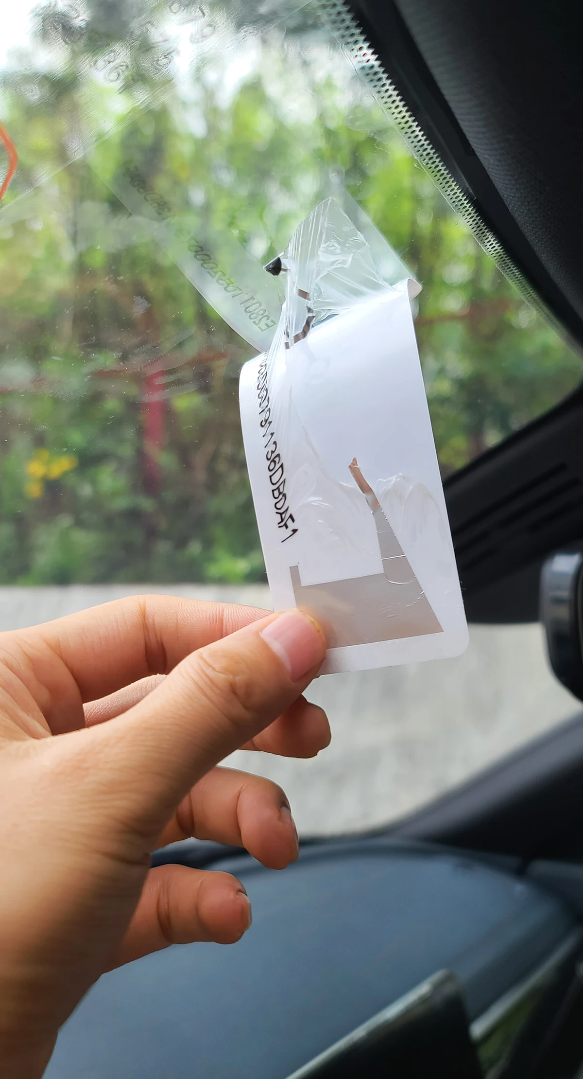 CPH-D1104 High Quality UHF Vehicle Windshield Tag Tamper Proof Label ...