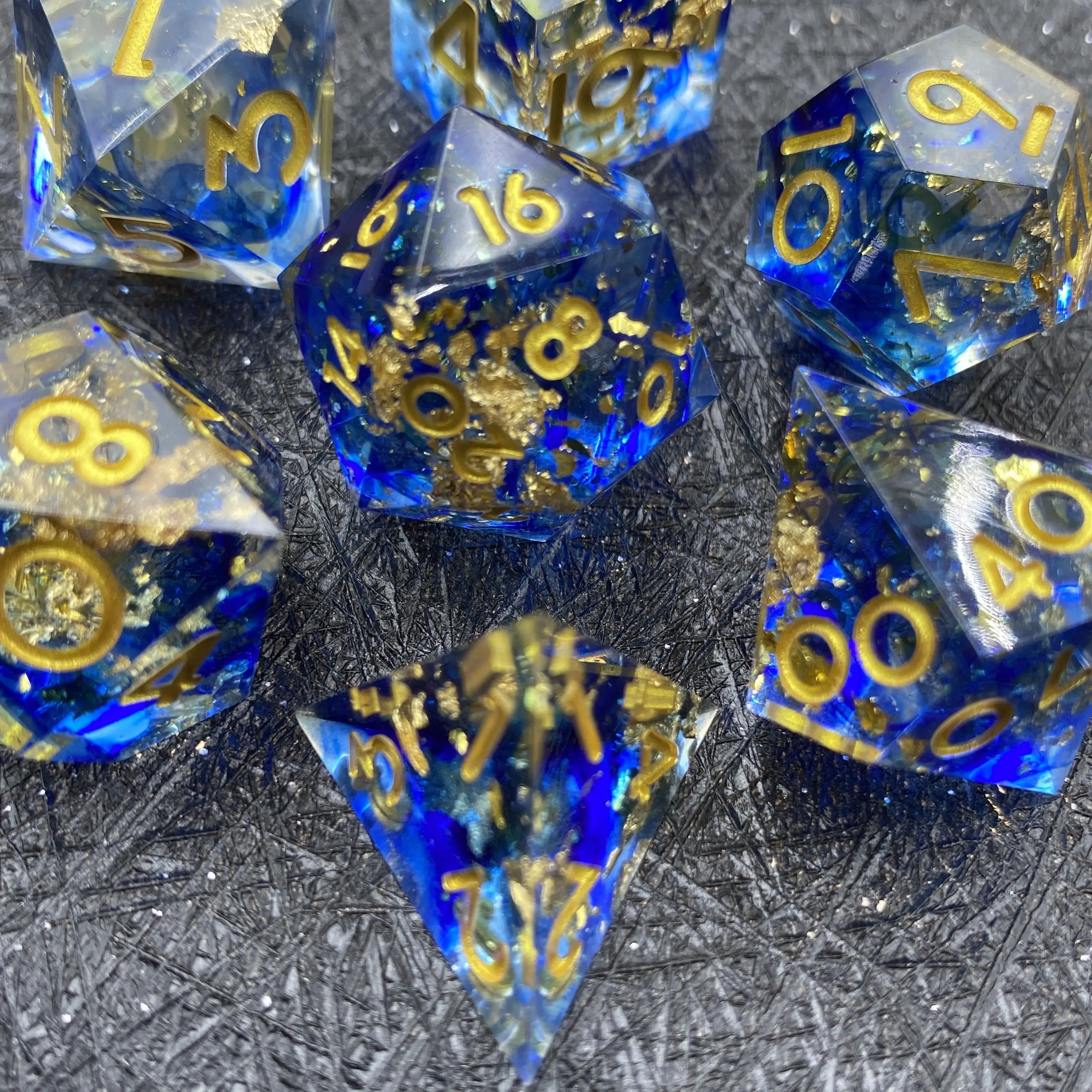 Dnd Sharp Edge Resin 25 Mm D&d Set D4 D20 Dice Liquid Core Dice Custom ...