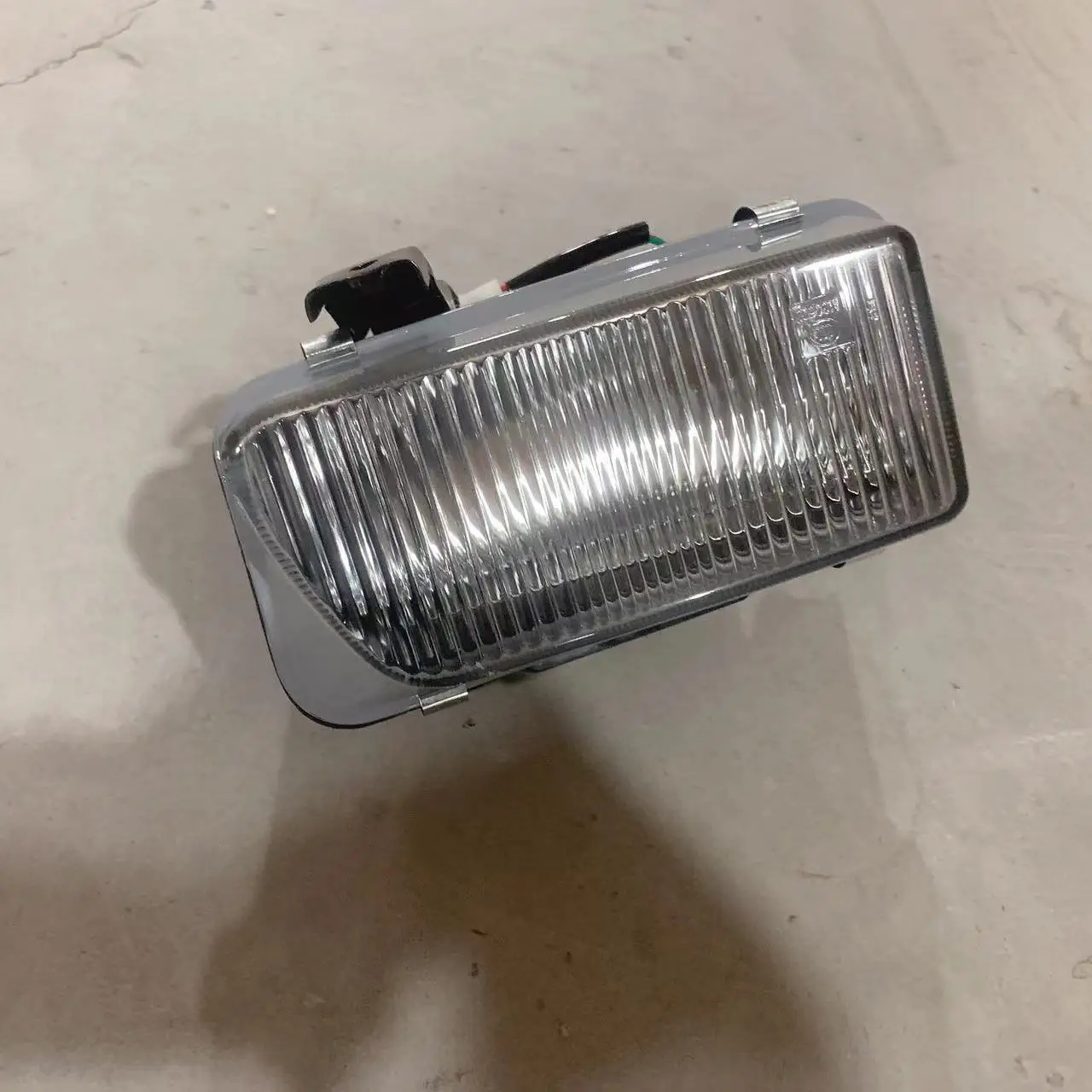 Truck Aftermarket Original Replacement Halogen Bulb for Isuzu NPR 700P NLR