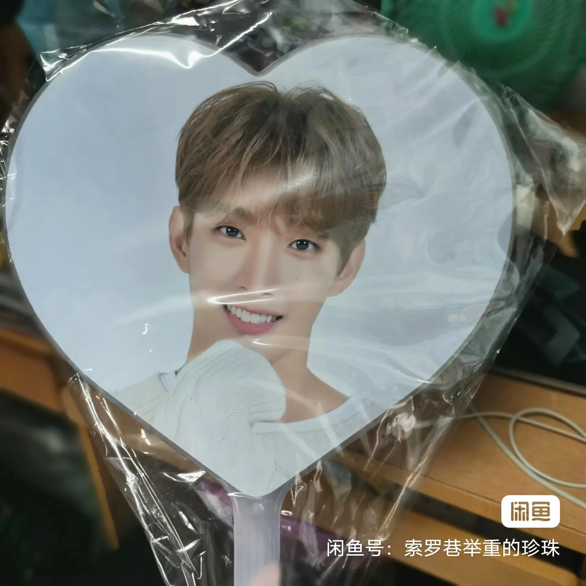 Custom New Plastic PVC Heart Shape Picket Kpop Mini Fans