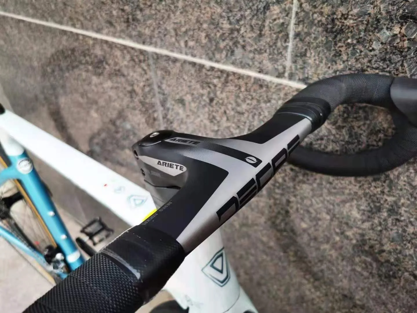 Carbon Fiber Fork Road Bike Java Fuoco 22 Speed 700C Wheel