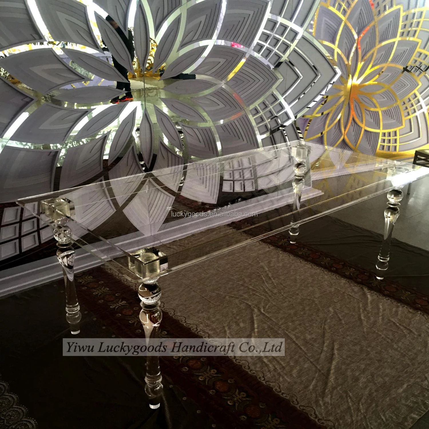 Acrylic Dining Table for Wedding Events - Modern Design