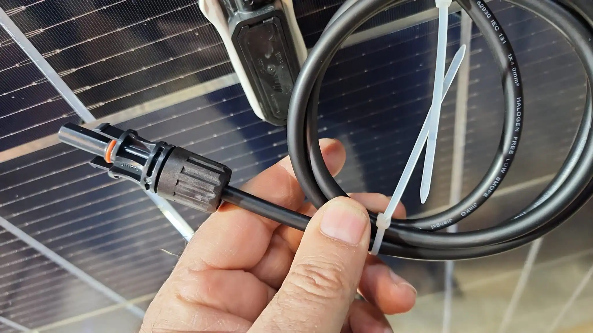 Jinko Solar Price List N-type Topcon 16bb Bifacial Solar Panels 570w ...