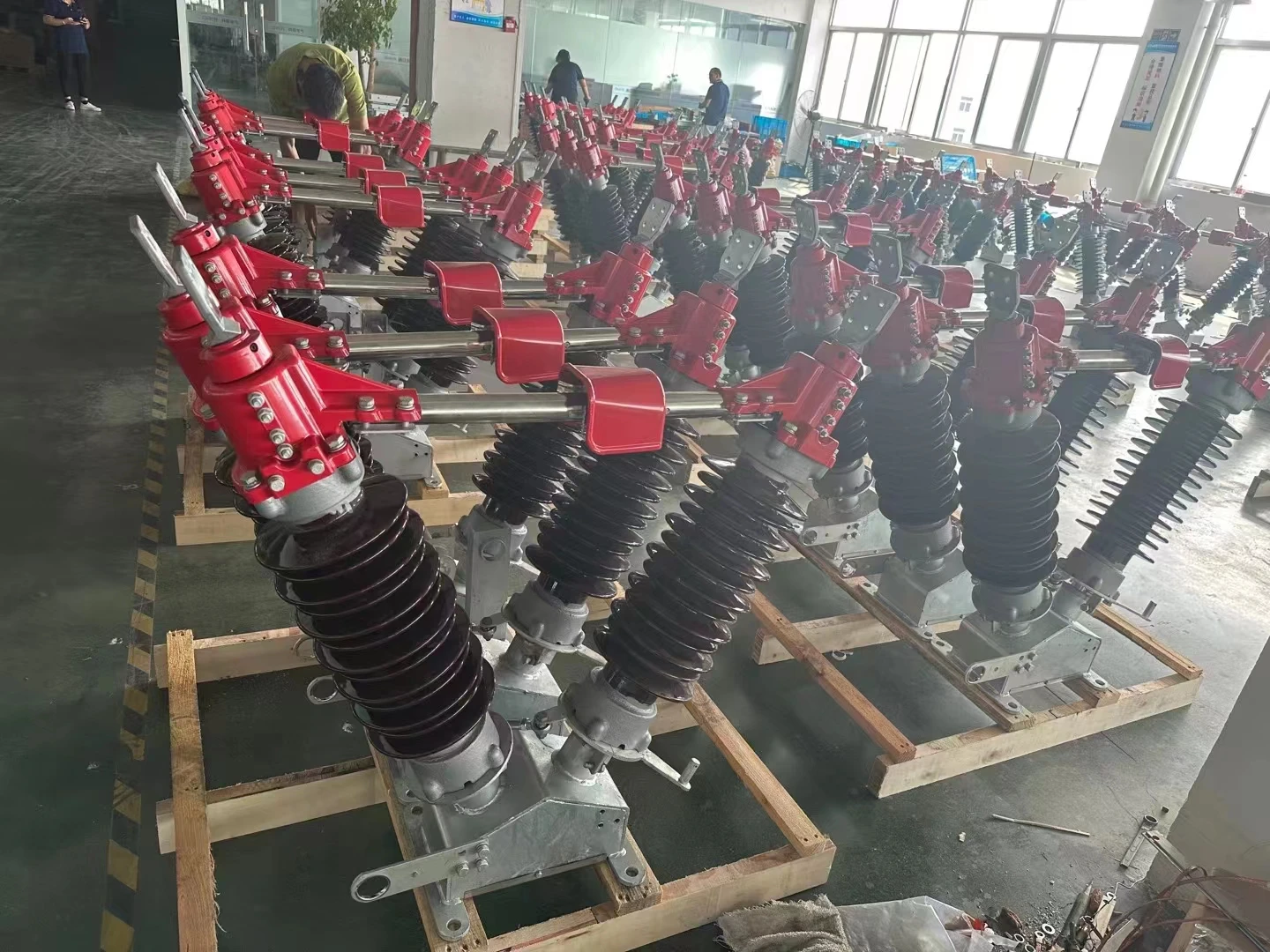 Substation Isolation Switch Disconnectors - Reliable & Safe