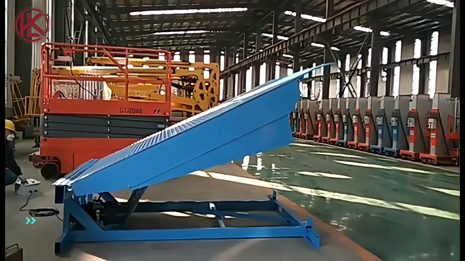 Hydraulic Adjustment Plate Leveler Loading Platform Warehouse Use ... Hydraulic Adjustment Plate Leveler Loading Platform Warehouse Use ...