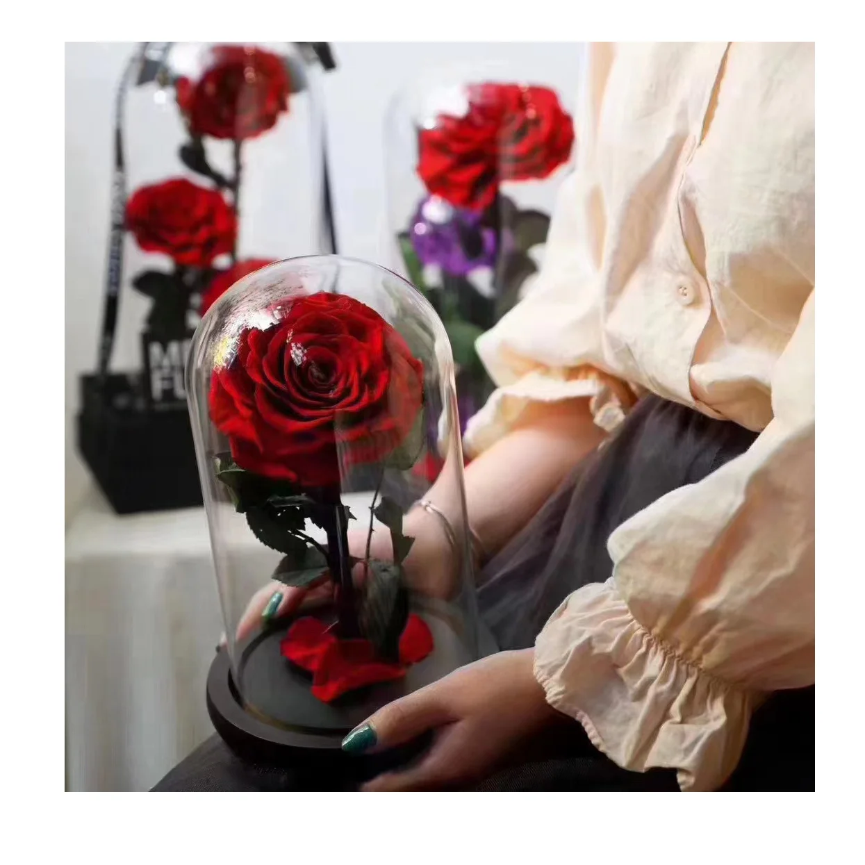 Preserved Roses in Glass - Eternal Beauty for Any Occasion