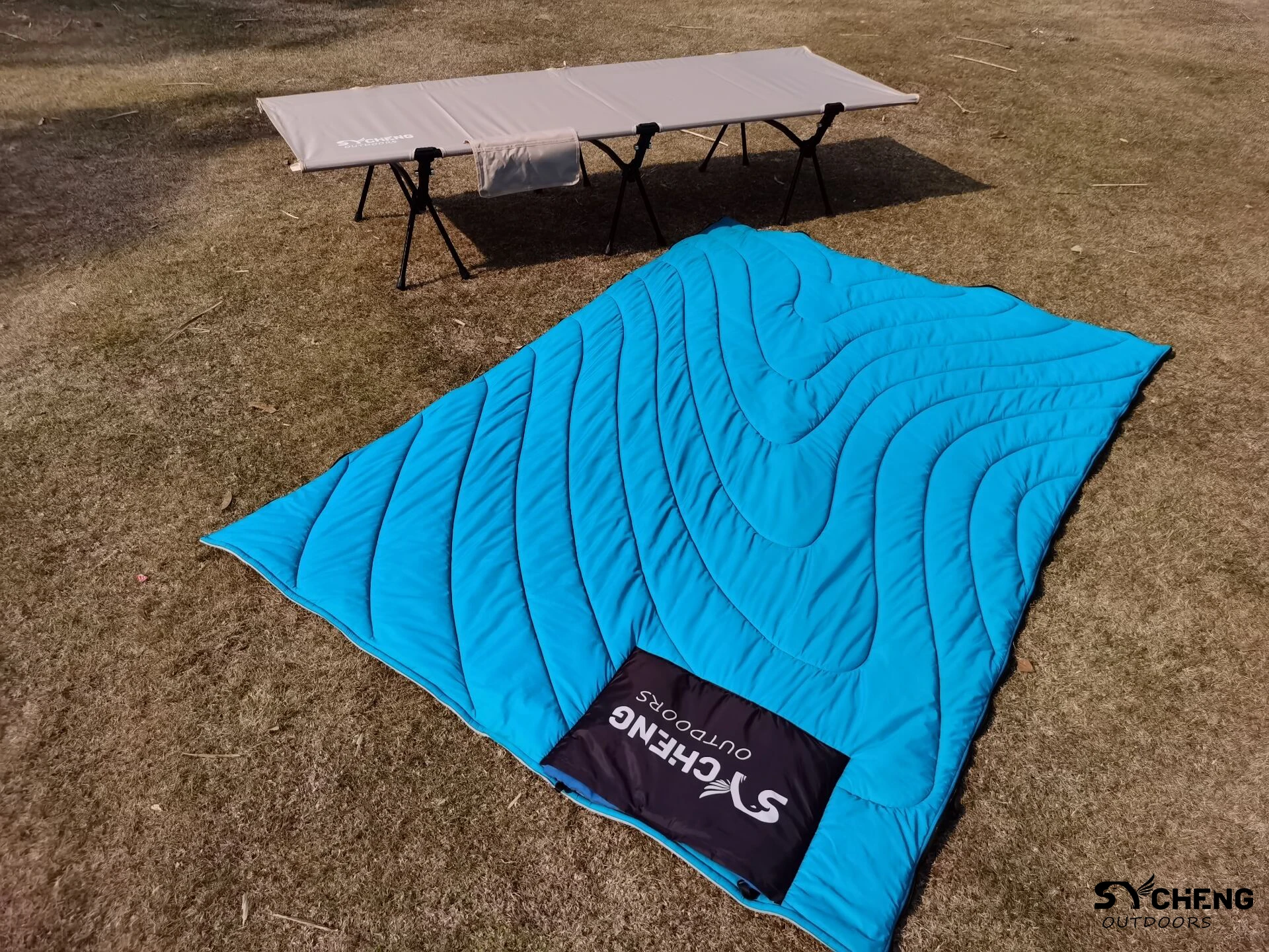 2023 New Design Multifunctional Travel Puffy Blanket Outdoor Camping ...