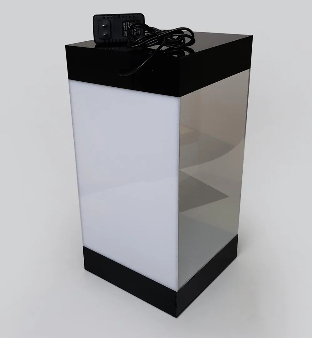 Wholesale Customized Illuminated Acrylic Toy Display Case