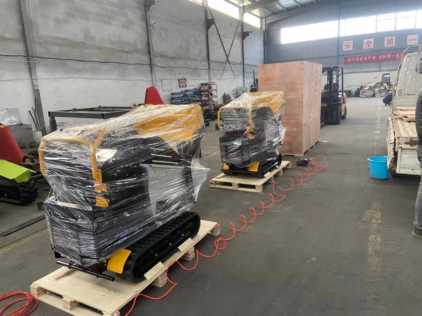 500kg Weight Hydraulic Mini Dumper Powered Rubber Track Mini Cart ...