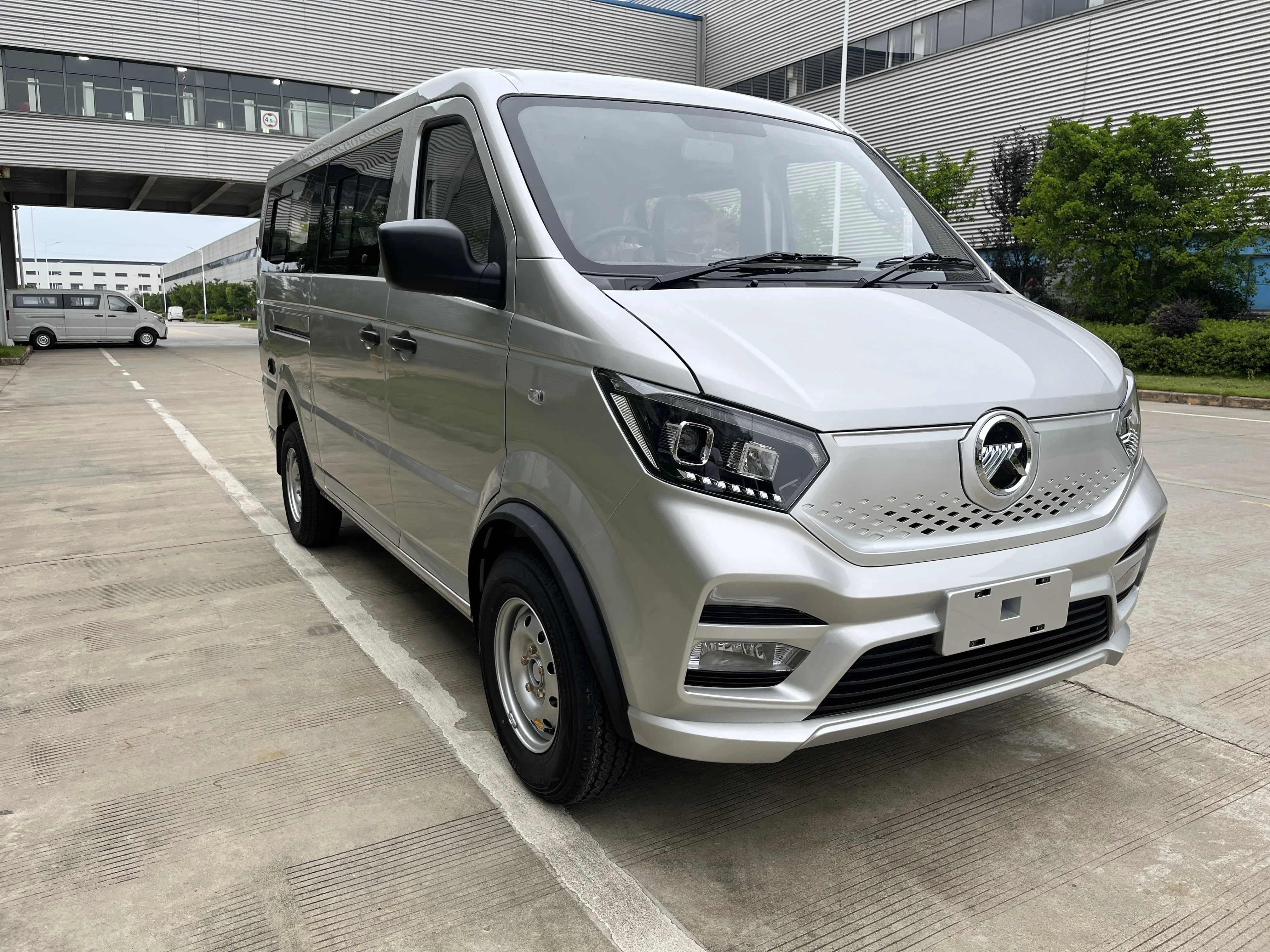 KAMA 11-Seater Electric Minivan, Pure Electric with 225KM Range, Fast ...