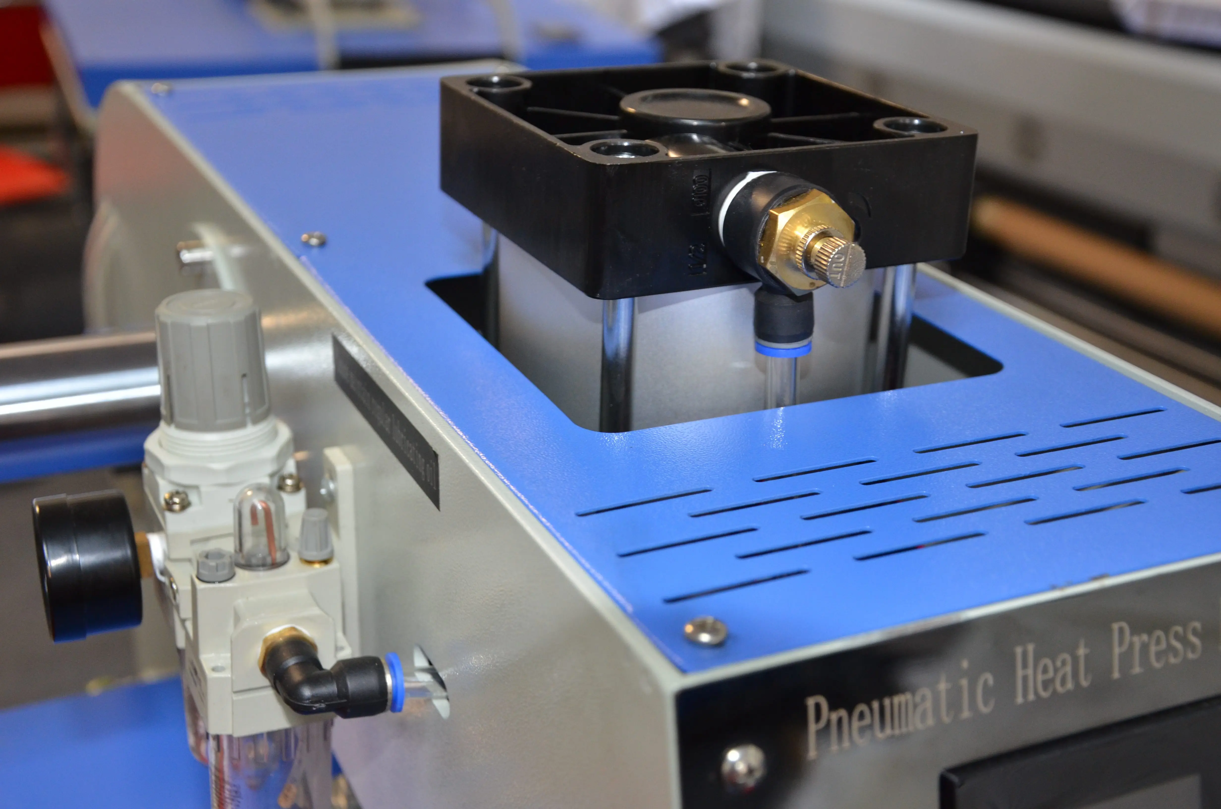 Compact Hot Stamping Gilding Machine Sided Station Pneumatic ...