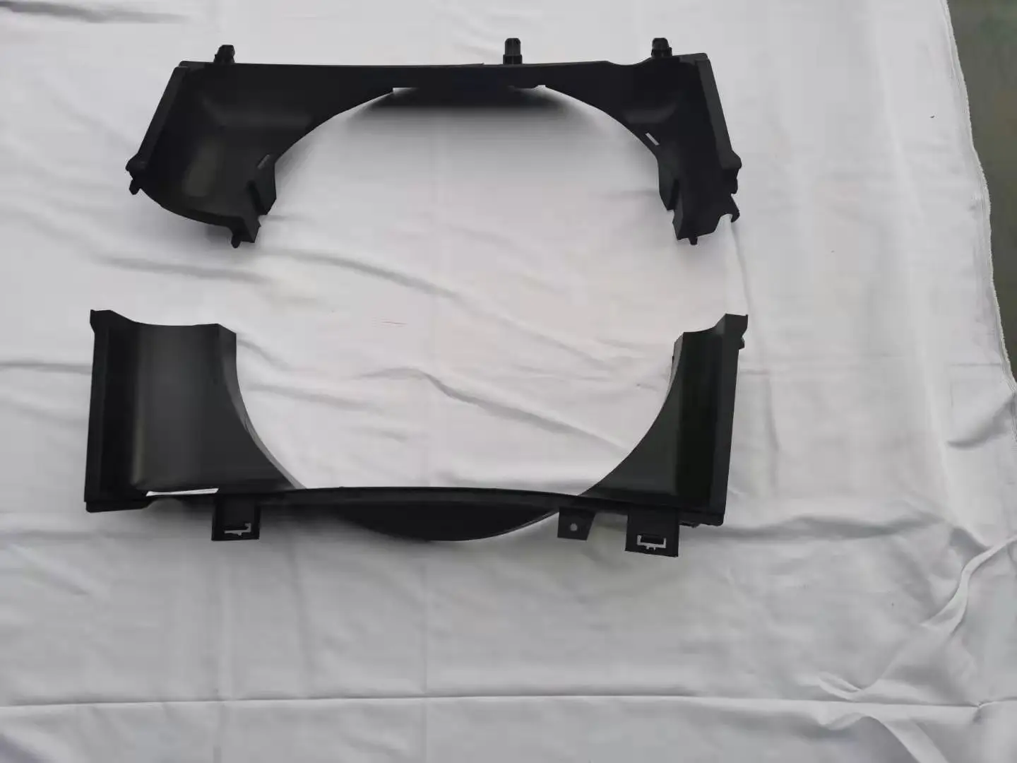 Universal Plastic Radiator Fan Shroud for Isuzu Dmax 2012