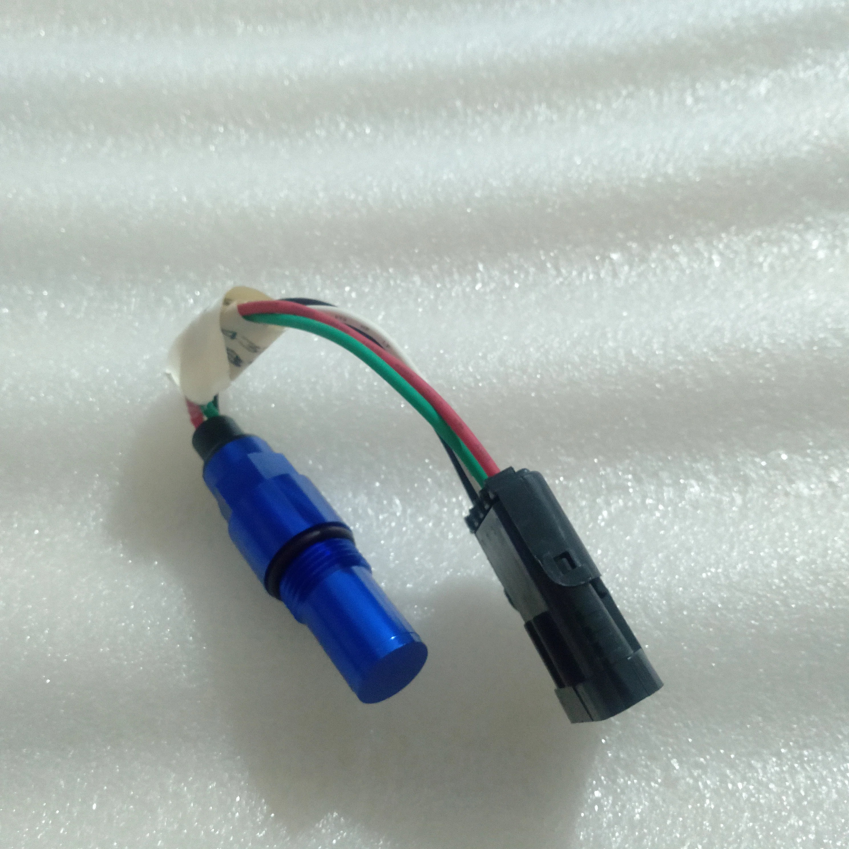 Genuine New L10 M11 N14 Crankshaft Position Sensor 4326596 4326595 ...