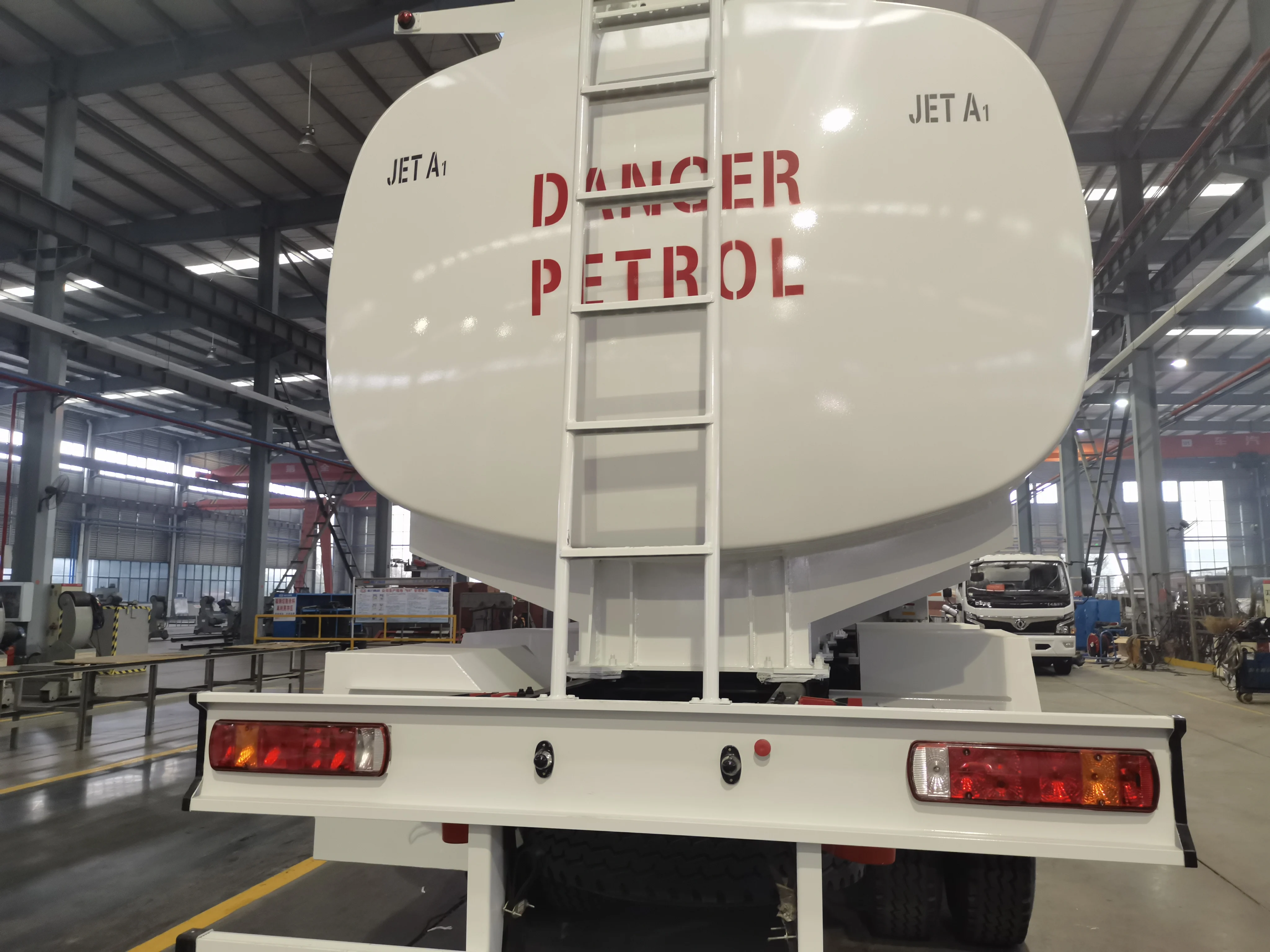 20000L Oil Aircraft Refueling Truck 6*4 Aviation Helicopter Jet ...