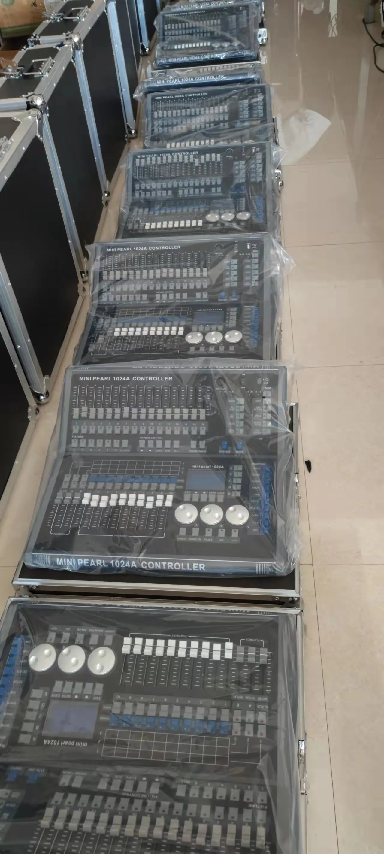 1024 Channels Black Mini Pearl 1024A Stage Lighting Console