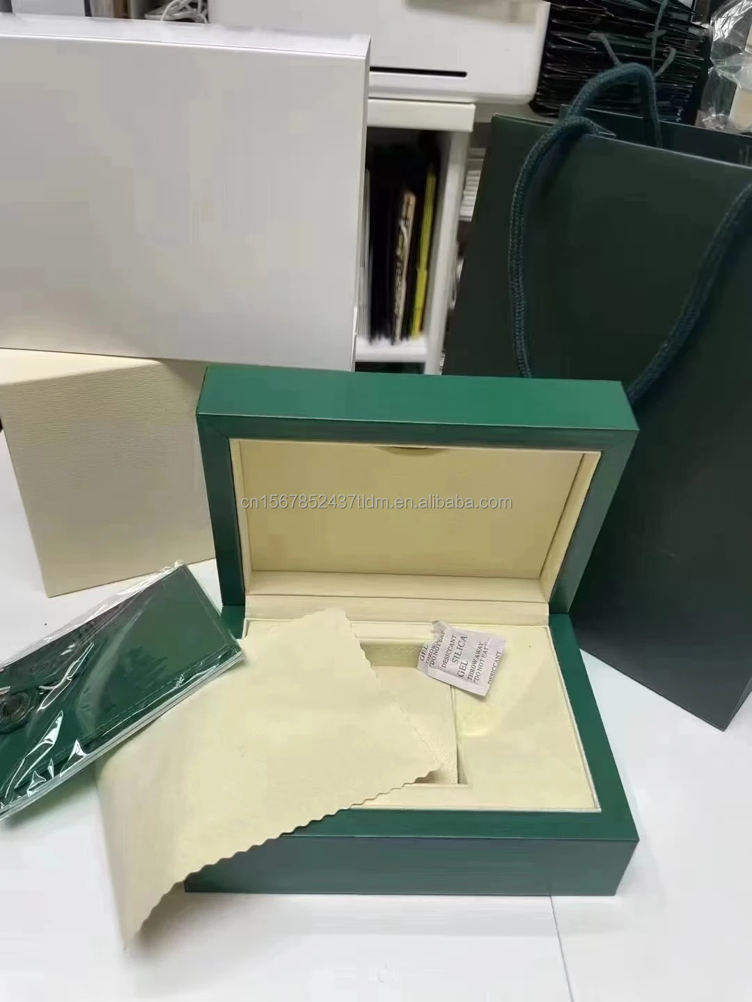 Super Clone Box the High-end Luxury Jewelry Packaging Box Is Carefully ...