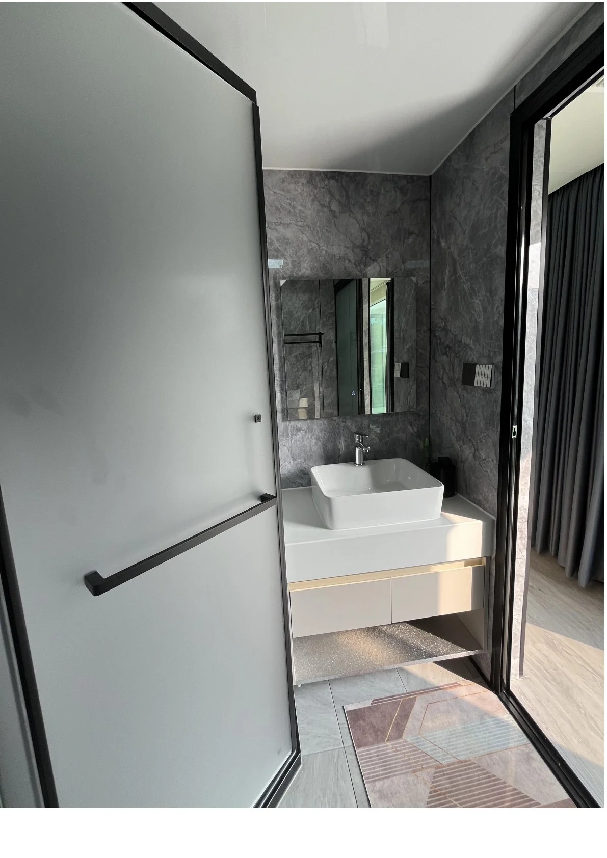 Futuristic Prefabricated Houses Pod Hotel Bedroom Precast Capsule With ...