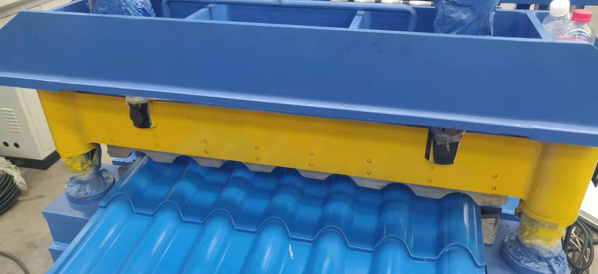 Brand New Asphalt Shingles Roof Asbesto Floor Ceramic Porcelain Tile ...