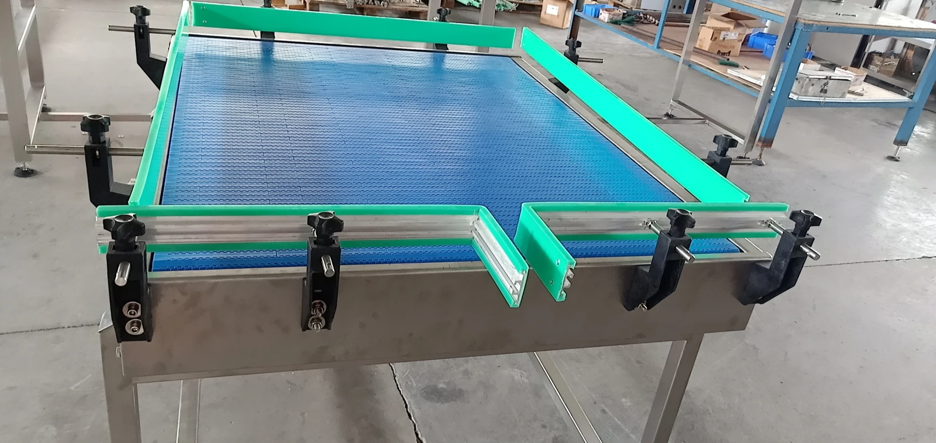 Bottle Accumulation Conveyor - Efficient Beer Brewery Solution