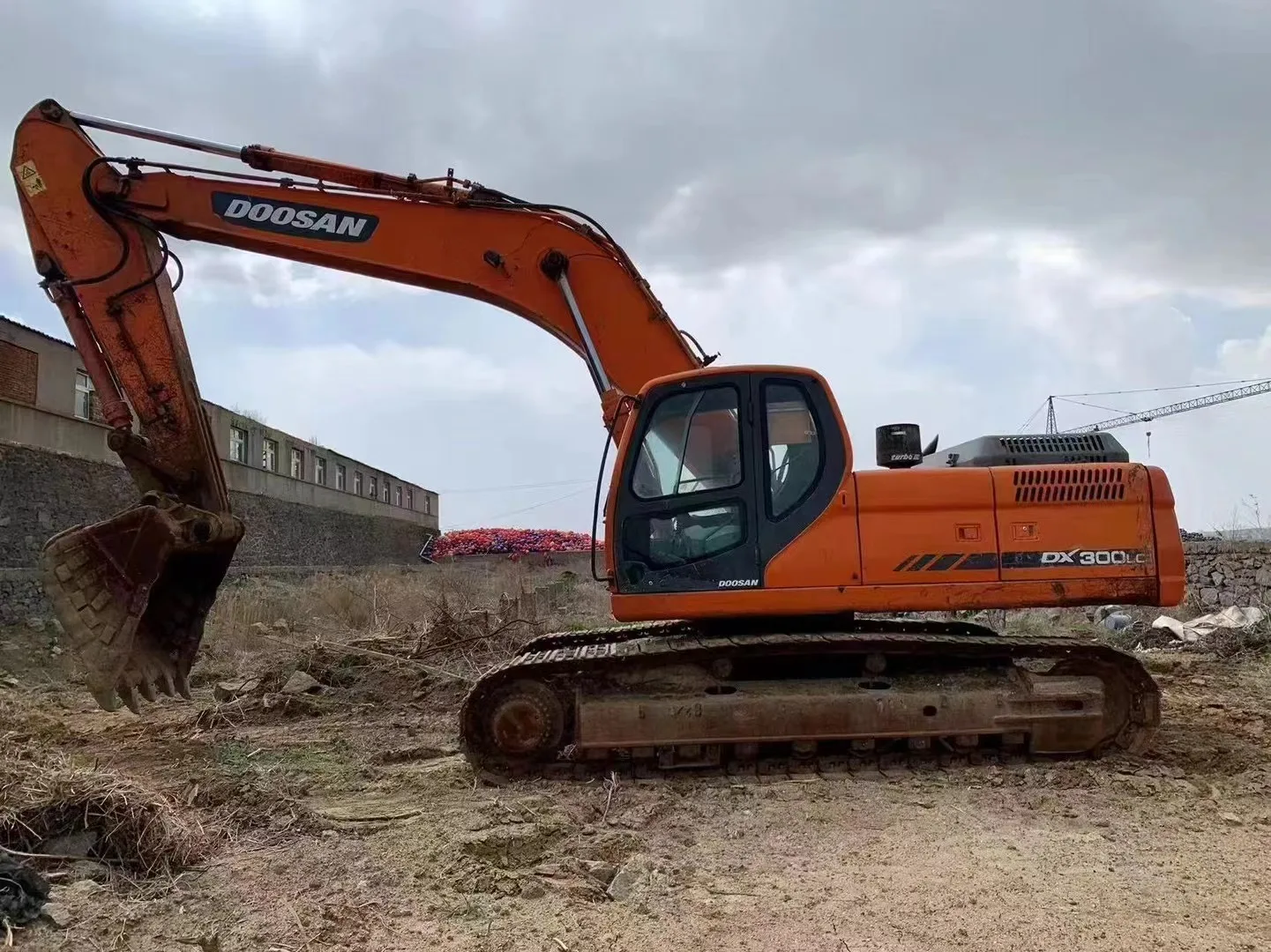 Hot Selling Used Excavators Doosan Dx300lc-7 Digger Low Price Second Hand Doosan Crawler ...
