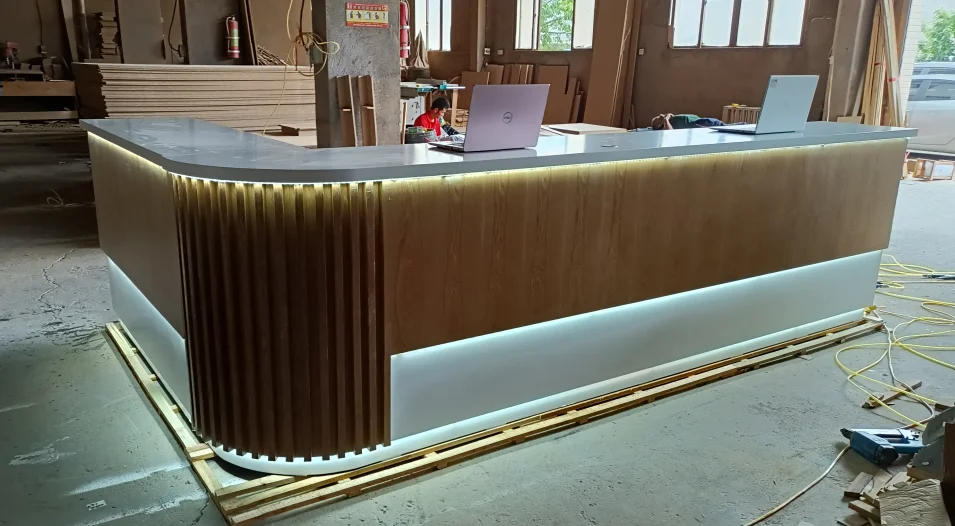 Small Standing Reception Desk pink for Boutiques Reception Cashier ...