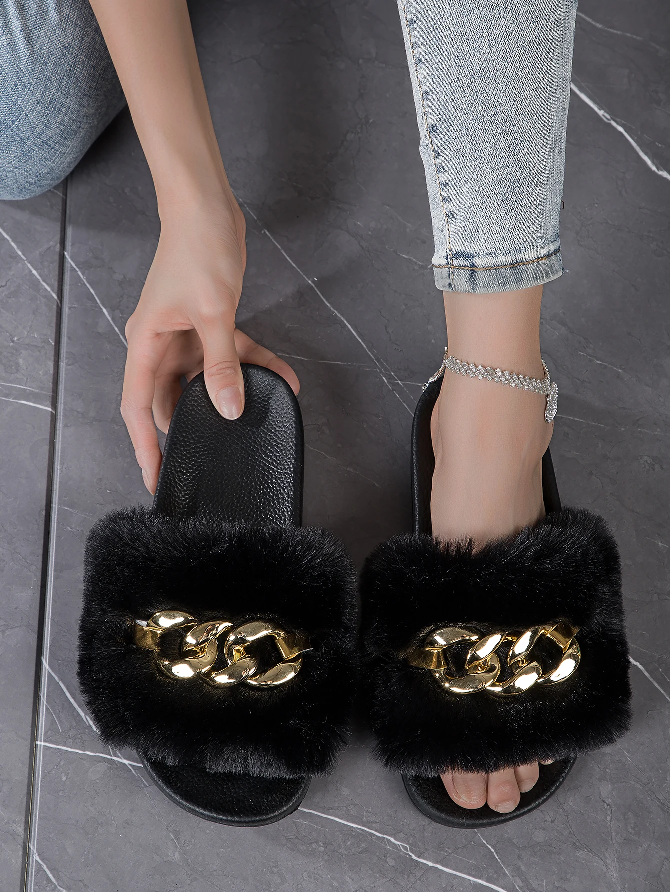 Large Size New Style Outer Wear Metal Chain Ladies Black Fur Sandals ...