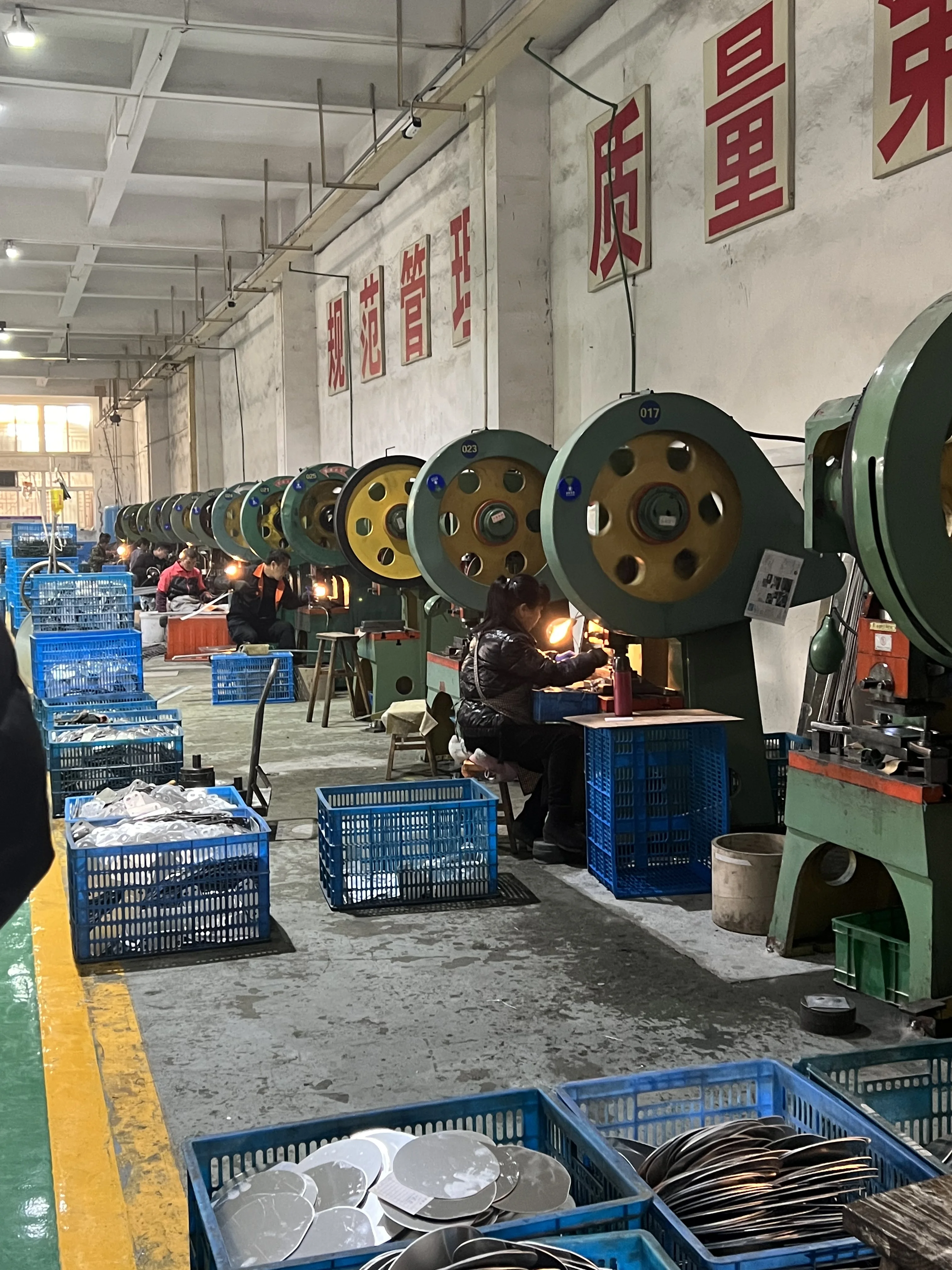 Factory High Quality Auto Aluminum New Engine Oil Filter Housing for ...