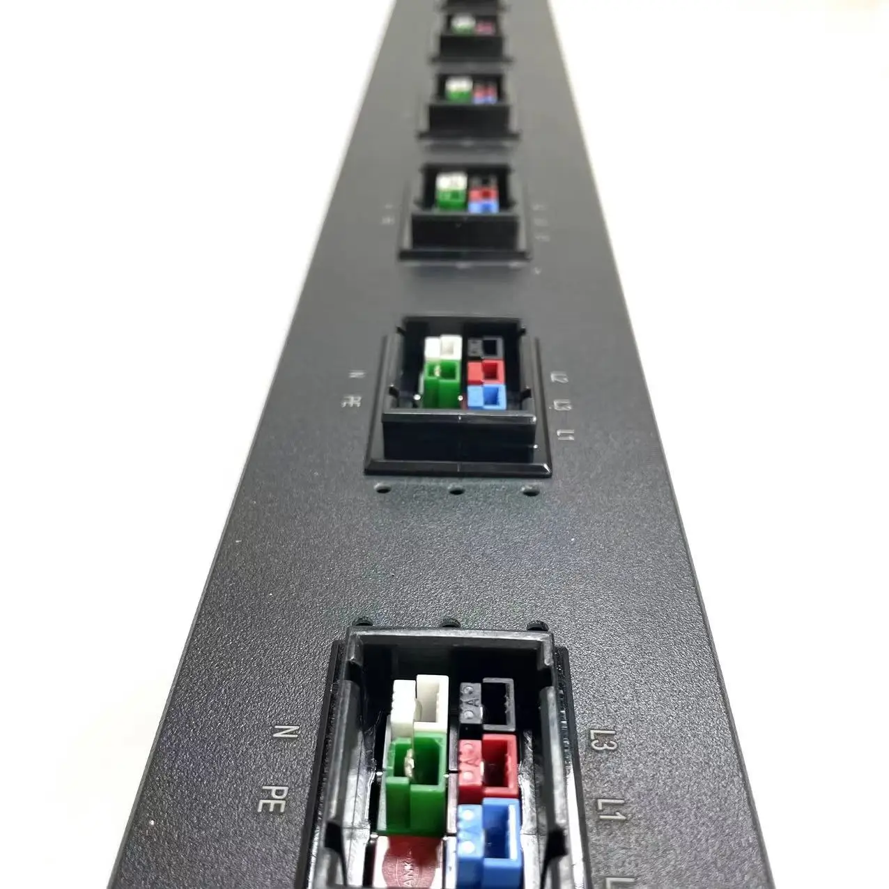 PDU P33 C13 Position 3P63A Switch Power Distribution Units