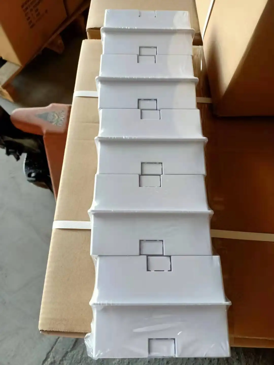 High Quality Plastic Uk Standard 35mm 47mm 2 Gang Universal Type Lining ...