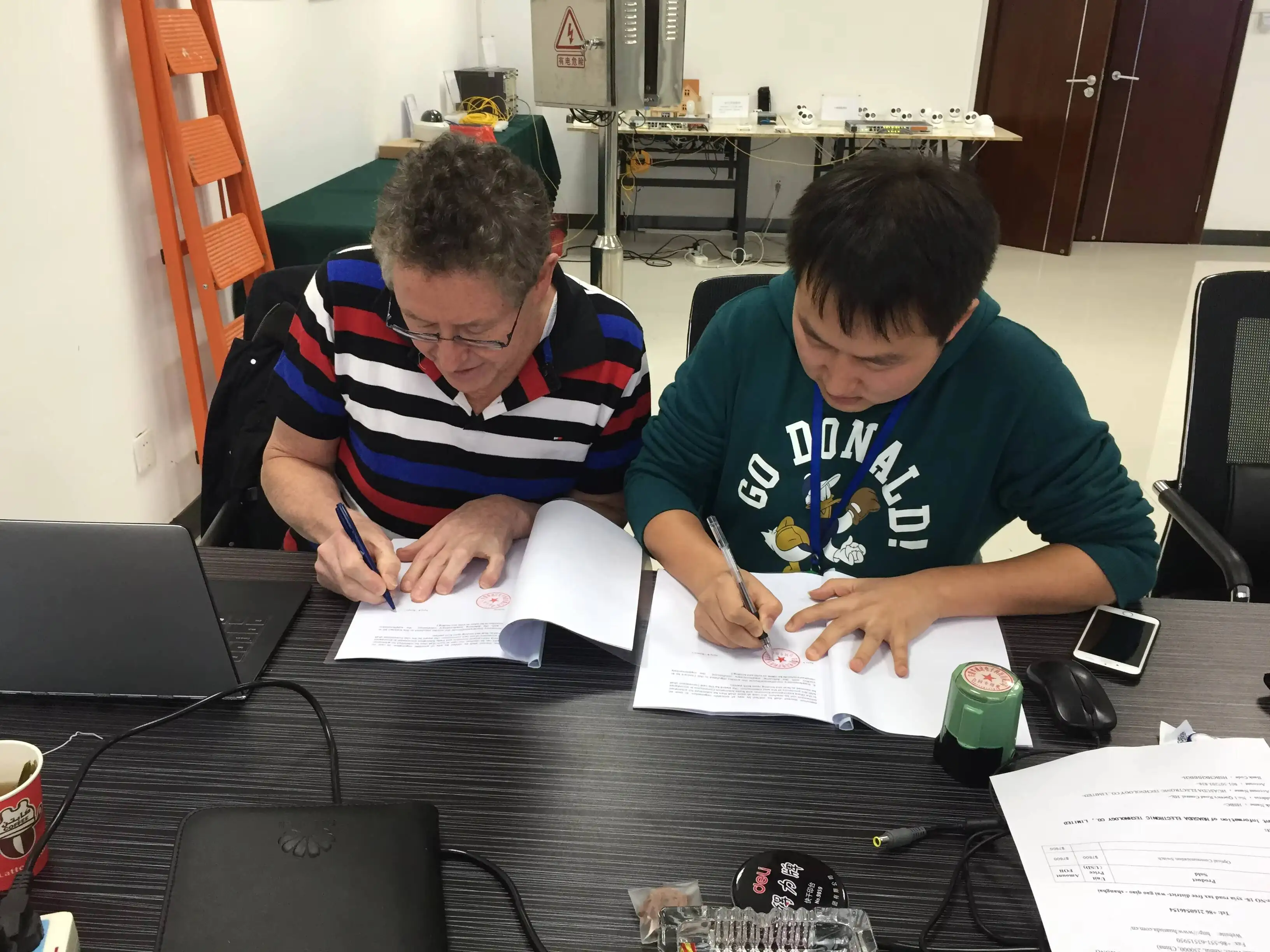 Series Routers NetEngine M1C DC AC 10GE/GE SRv6 EVPN Telemetry 1588v2 ...