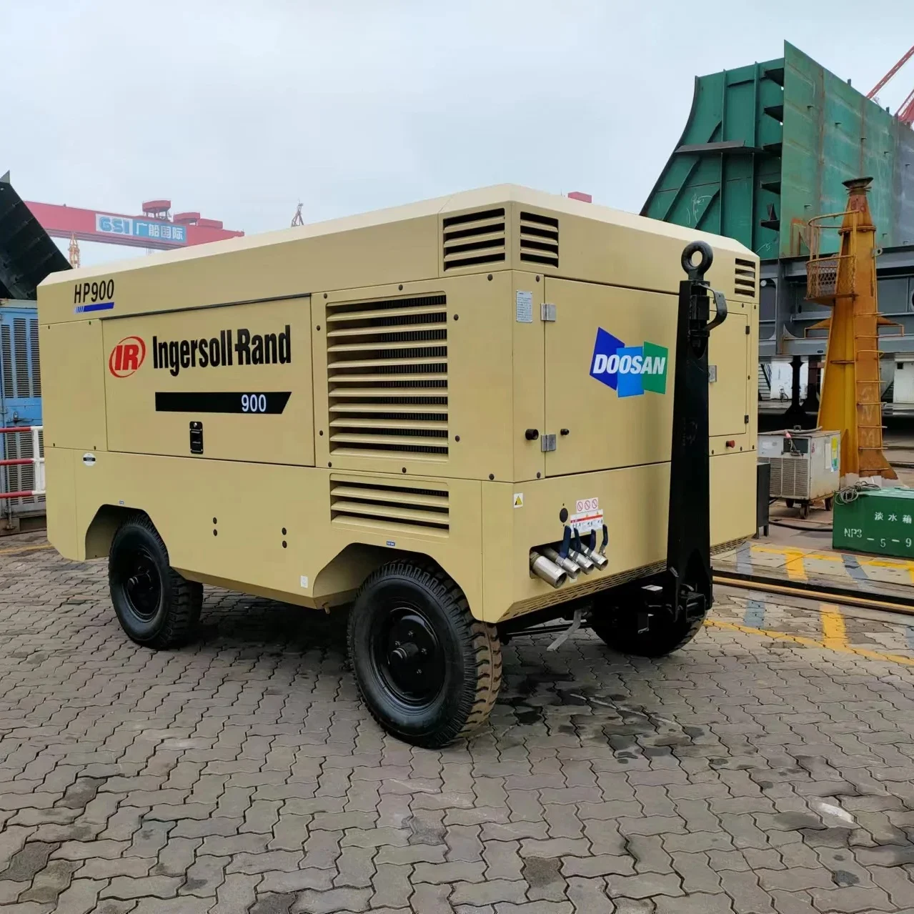 HP900 Ingersoll Rand Portable Screw Diesel Air Compressor