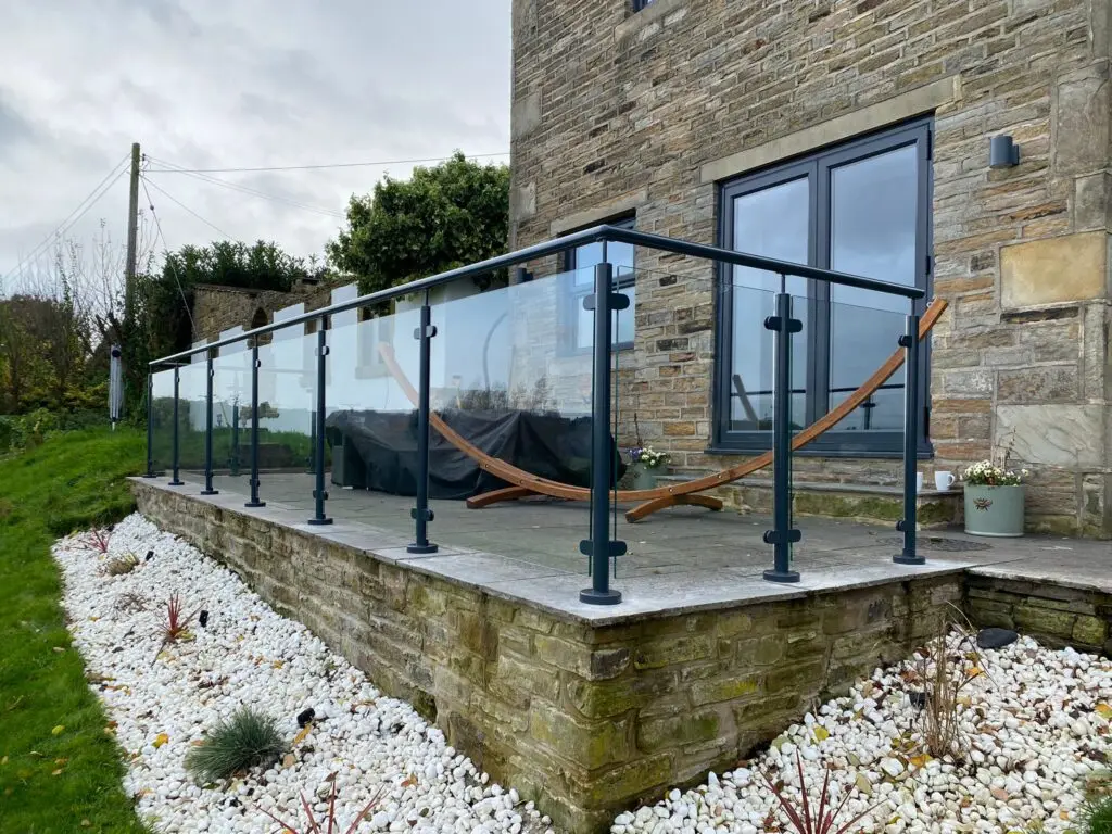 HJ External Glass Railing for Balcony Stairs - Durable & Stylish