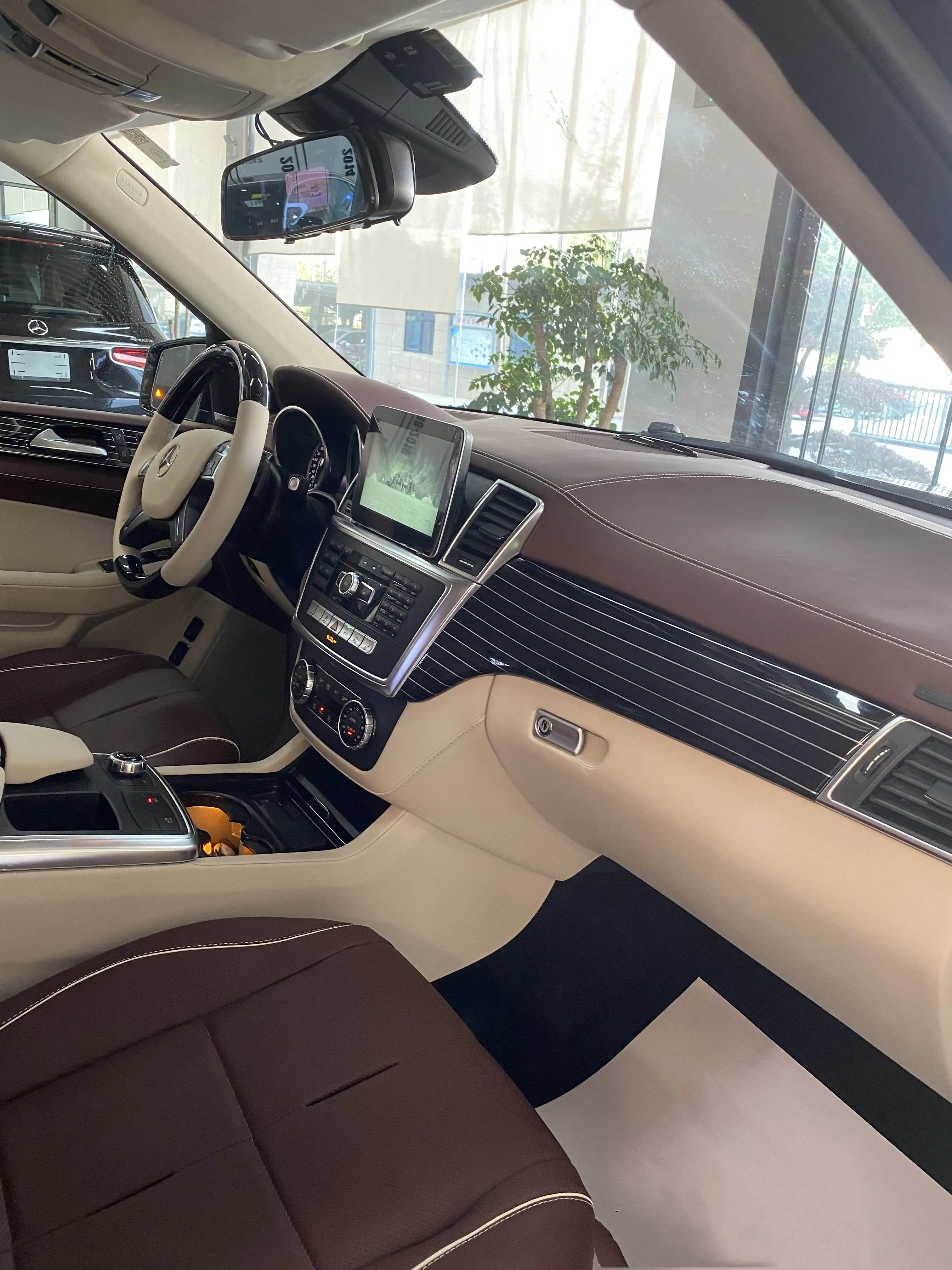 GL Maybach Interior Luxury Rear Seat Upgrade Kit for GL350