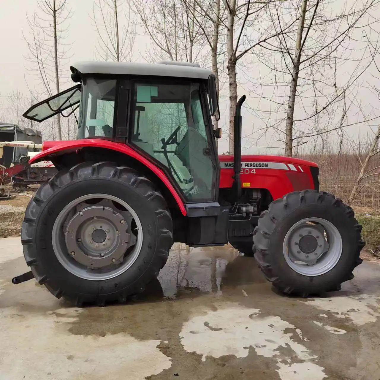 Cheap Price Massey Ferguson 1204 4wd Farm Used Tractors