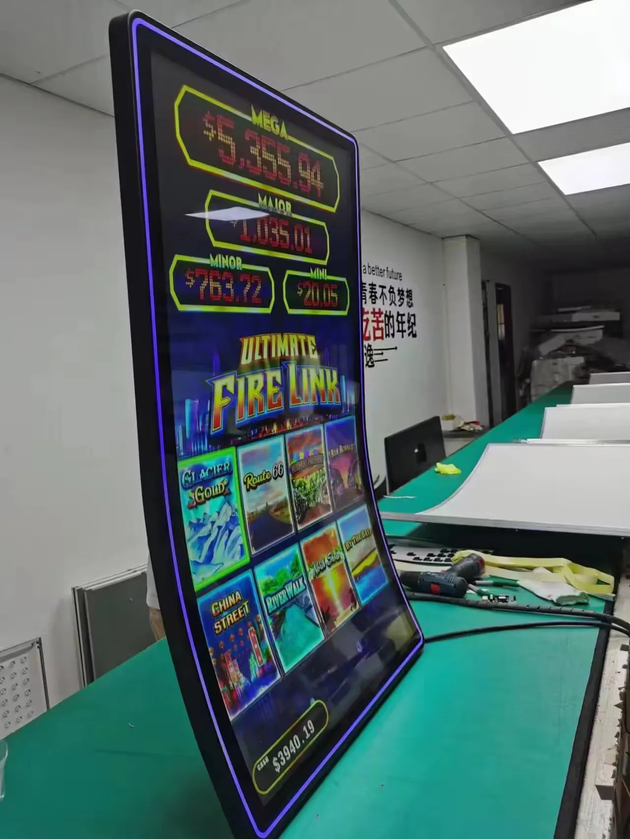 43 Inch Curved Gaming Monitor J Shaped Casino Touch Screen For Slot ...