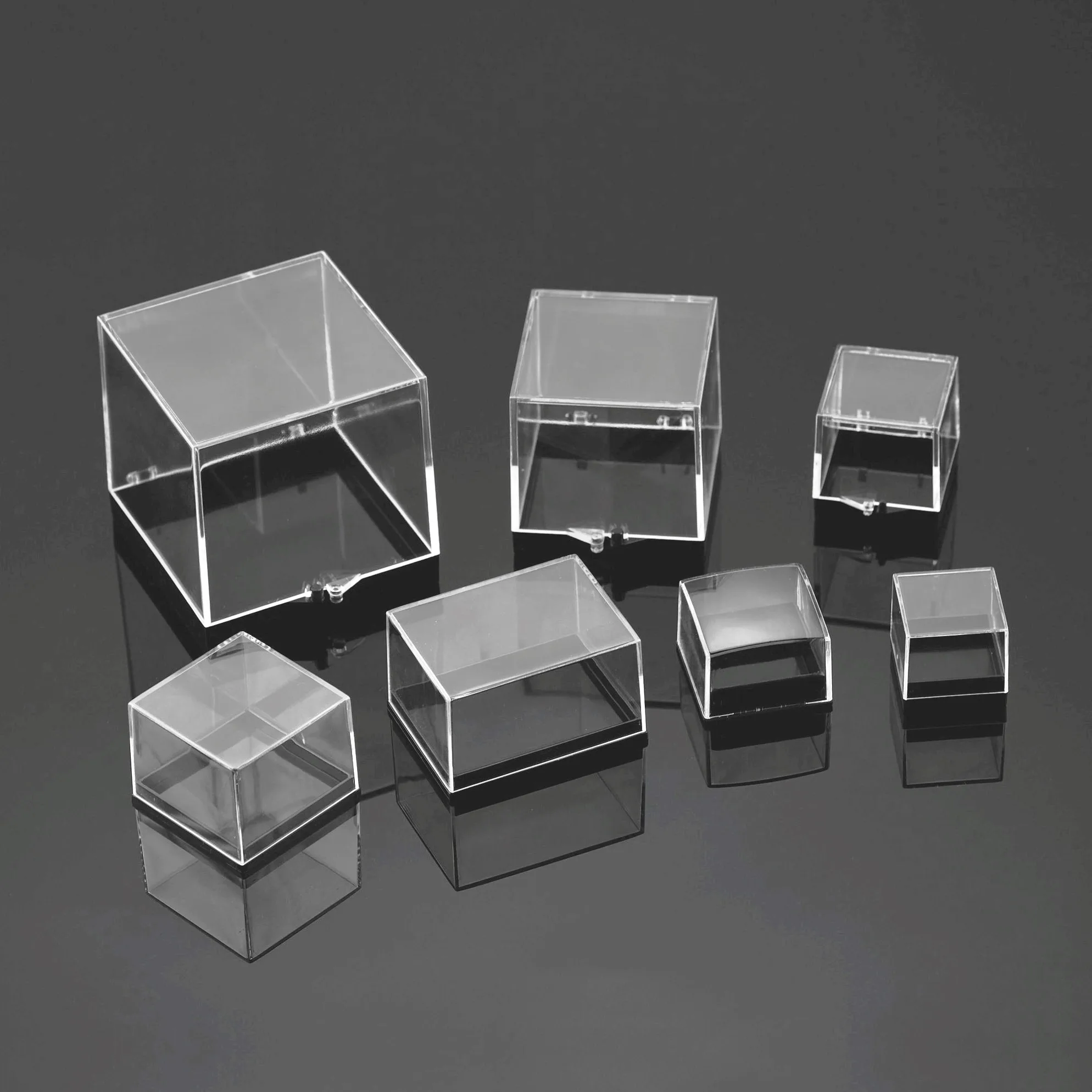 Wholesale Clear Plastic Boxes - Recyclable & Customizable