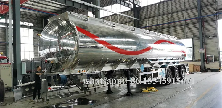 Clw Factory Aluminum Utility Tri-axle 32000 Liters Petrol Tanker,Oil Tanker,Fuel Trailer - Buy ...