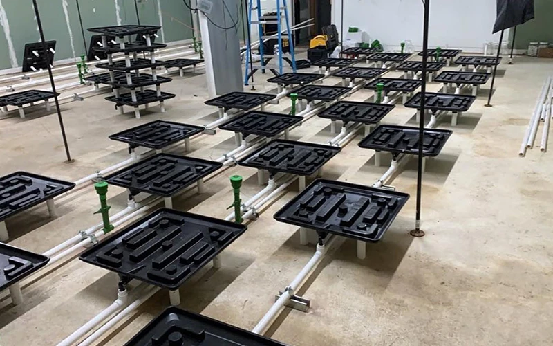 Indoor Garden Hydroponic Runoff Trays - Efficient & Durable