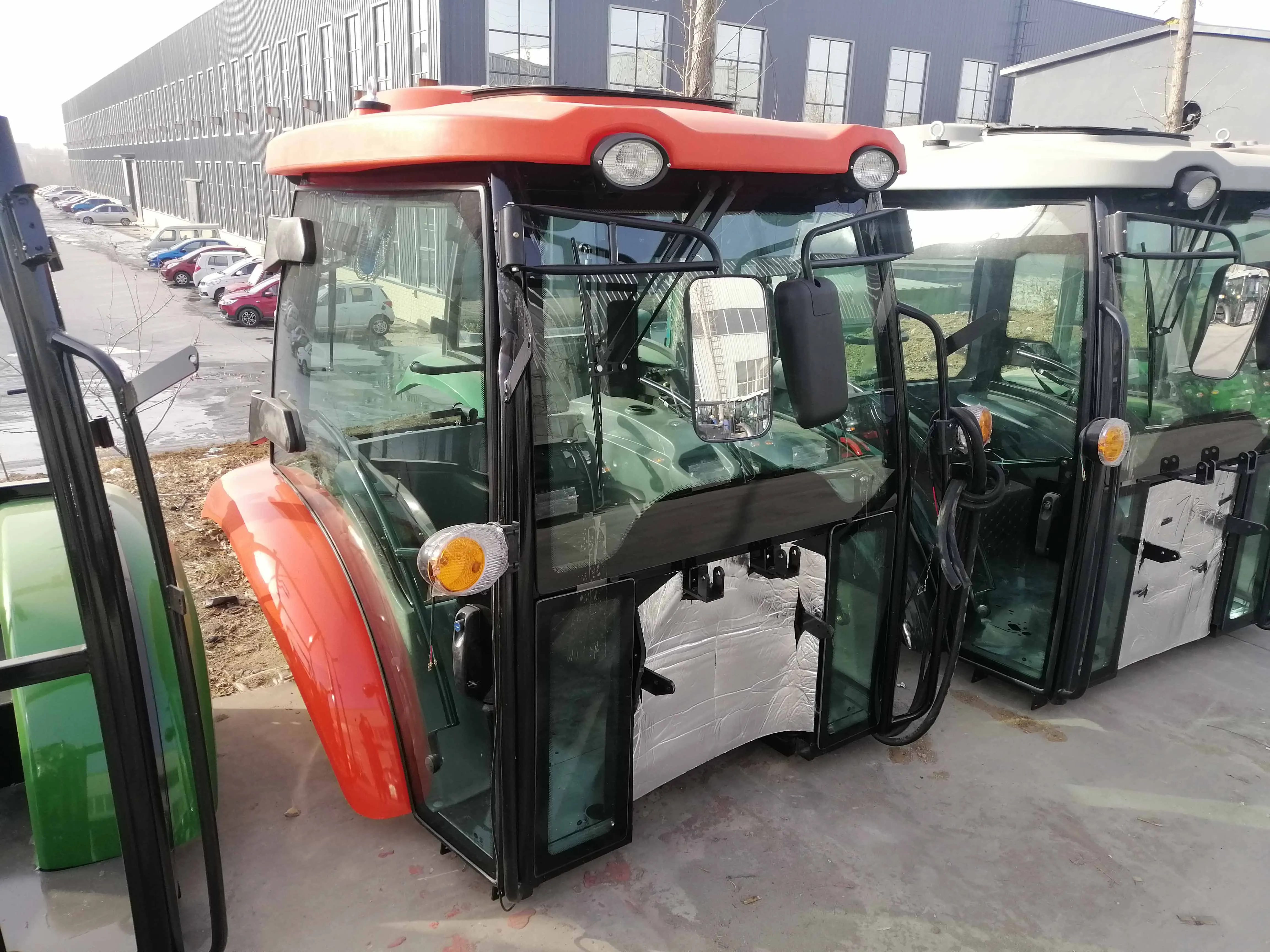 China Tavol 704 Tractor Matched Agricultural Farm Tractor With Cabin ...
