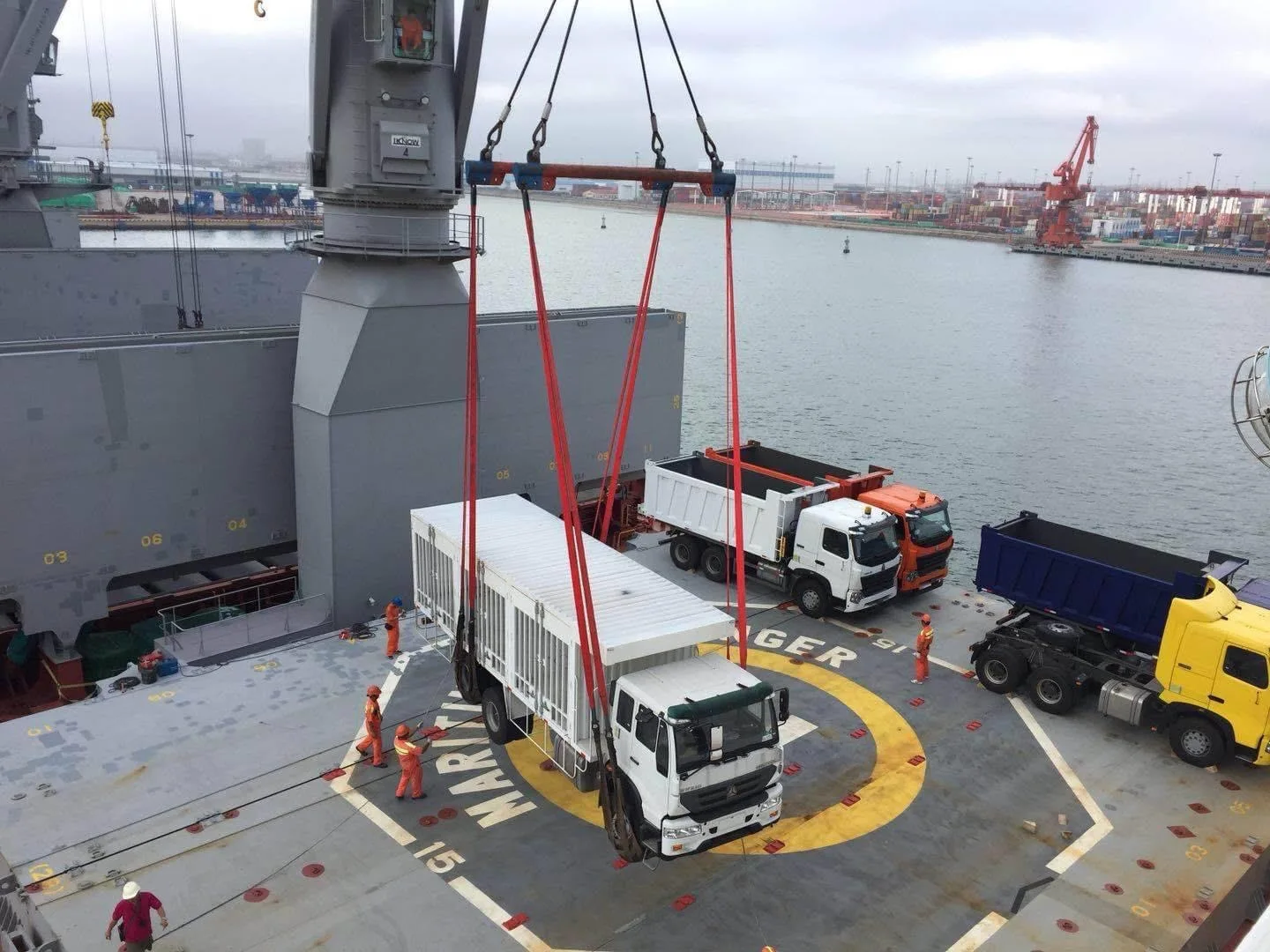 Wrecker Tow Truck 2024 New Sinotruk Howo Light Truck Tipper Dump Trucks ...