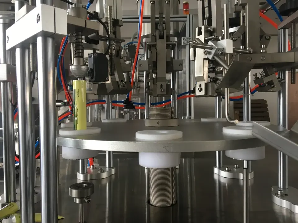 Semi-automatic Plastic Toothpaste Cosmetic Cream Lipgloss Ointment ...