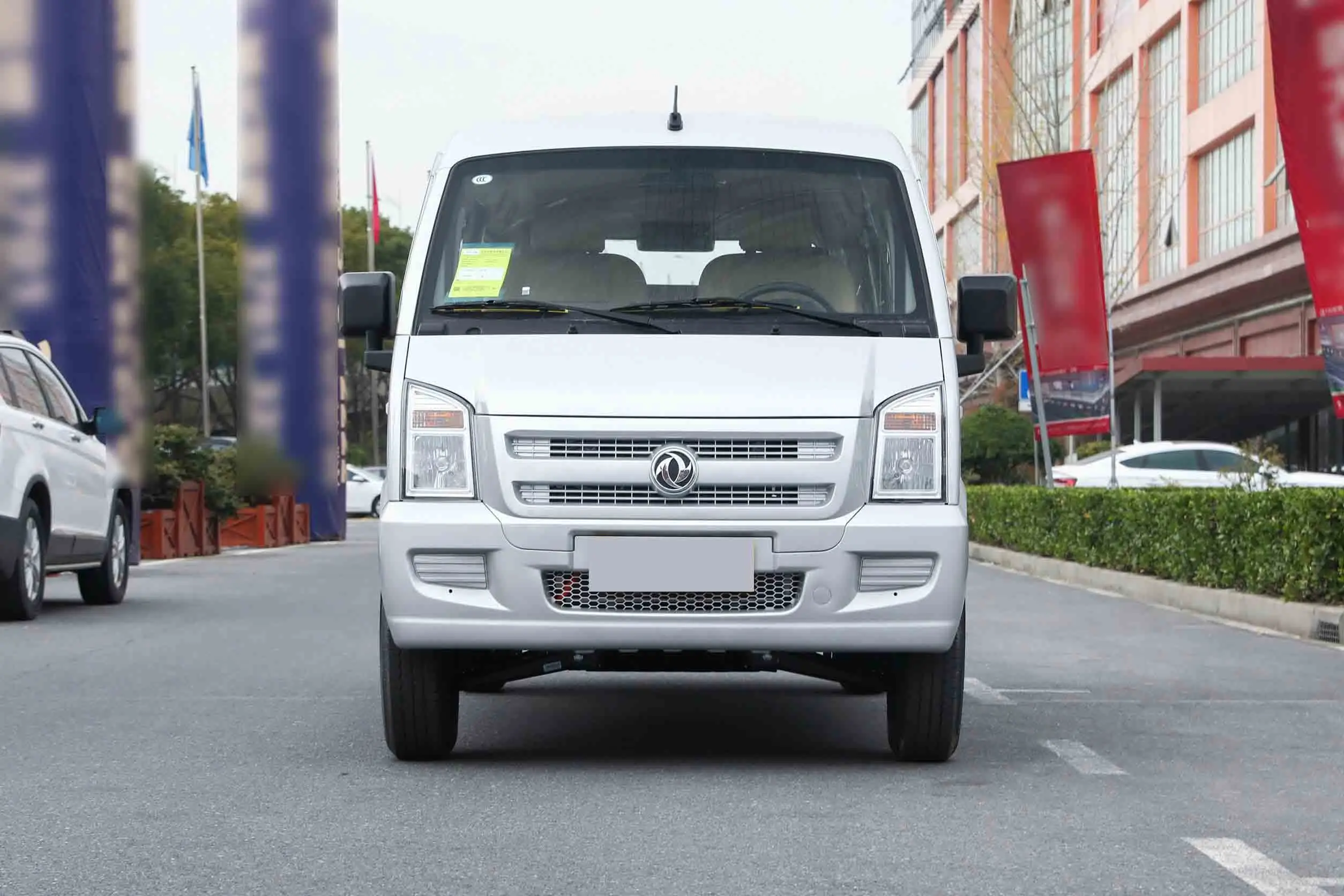 6/7 Seats Electric Cargo Van 2022 Dongfeng EC36 - 300 Km Range