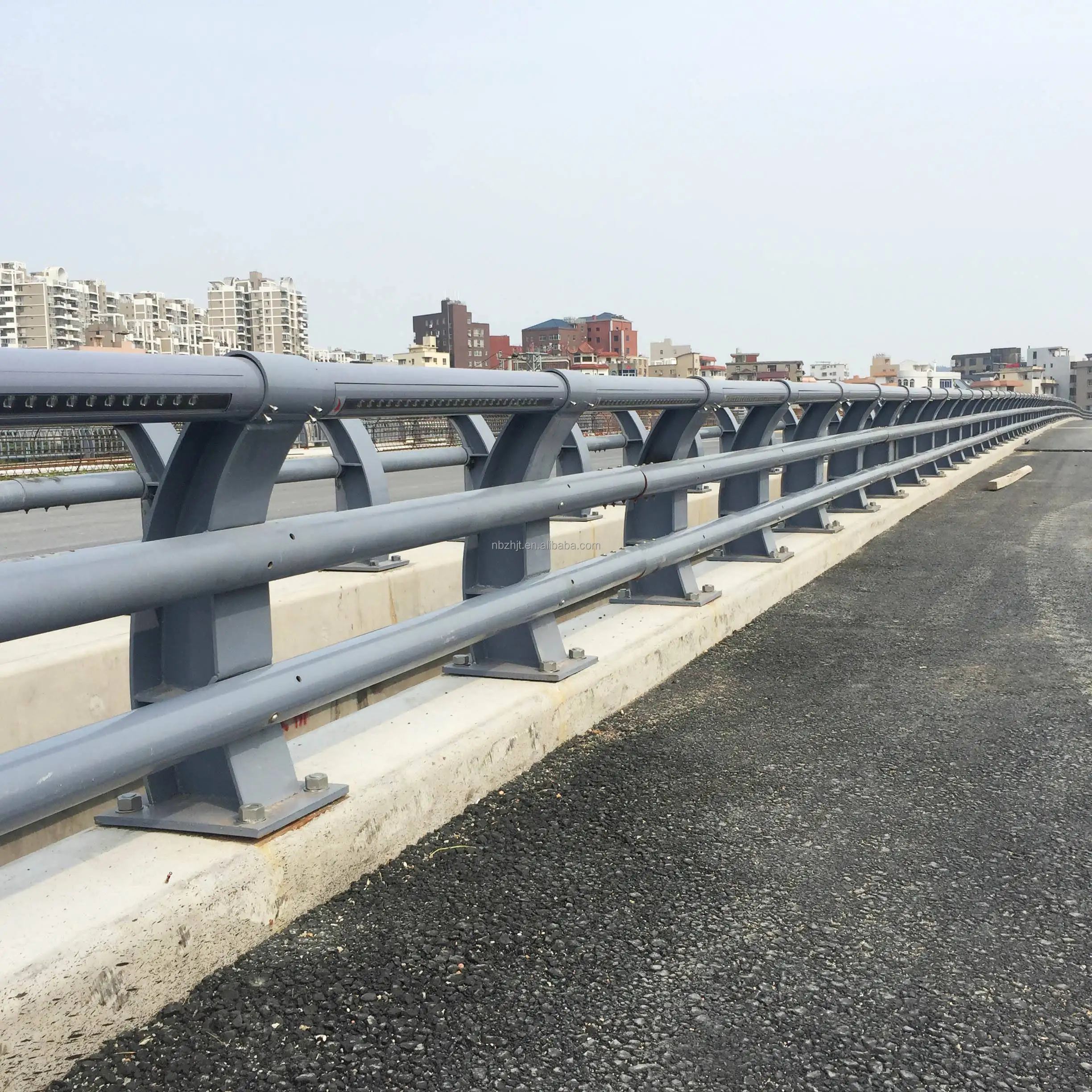 Elevated Bridge Highway Guardrail - Safe & Durable Protection