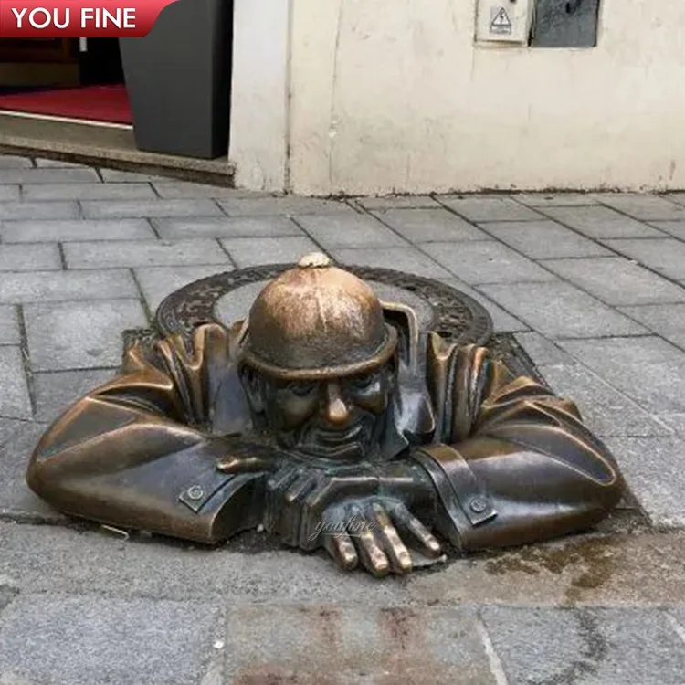 Outdoor Life Size Bronze Manhole Covers Men Statue Sculpture - Buy ...