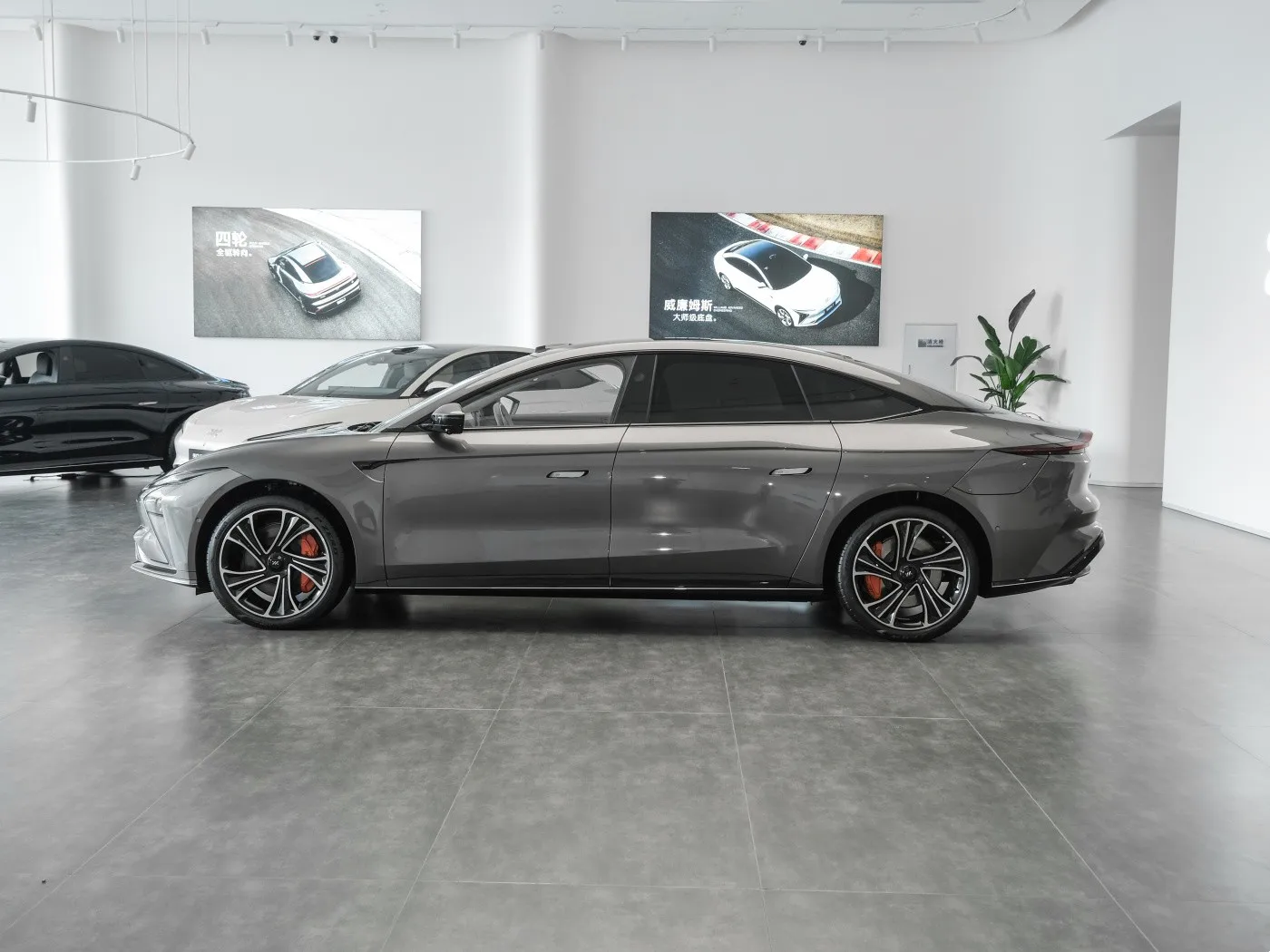 Fancy Electric Vehicle Ev Fast Electric Car 730km Zhiji L7 Awd Rwd Electric Vehicle - Buy Zhiji ...