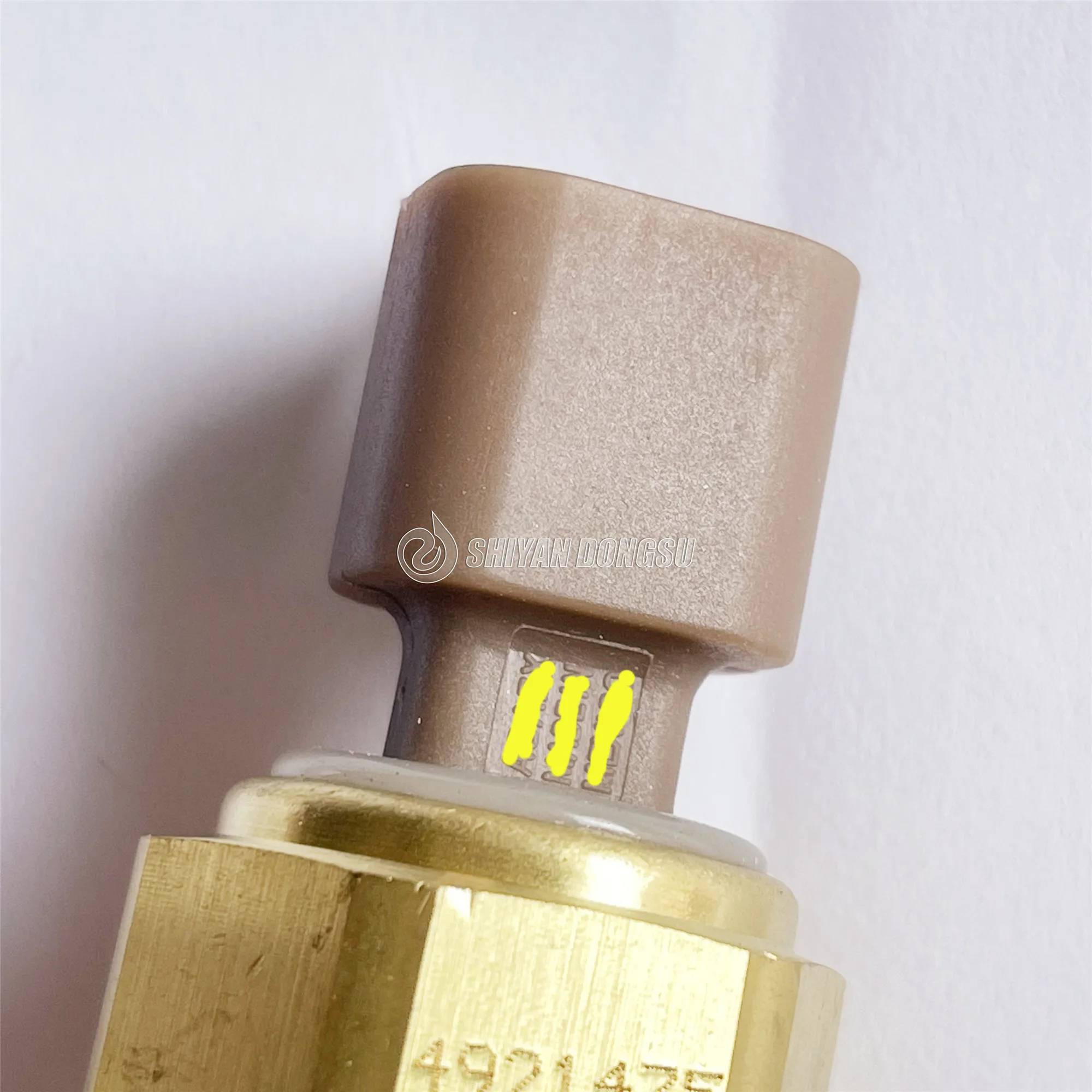 X15 ISX15 QSX15 Diesel Engine Oil Pressure Sensor 4921475