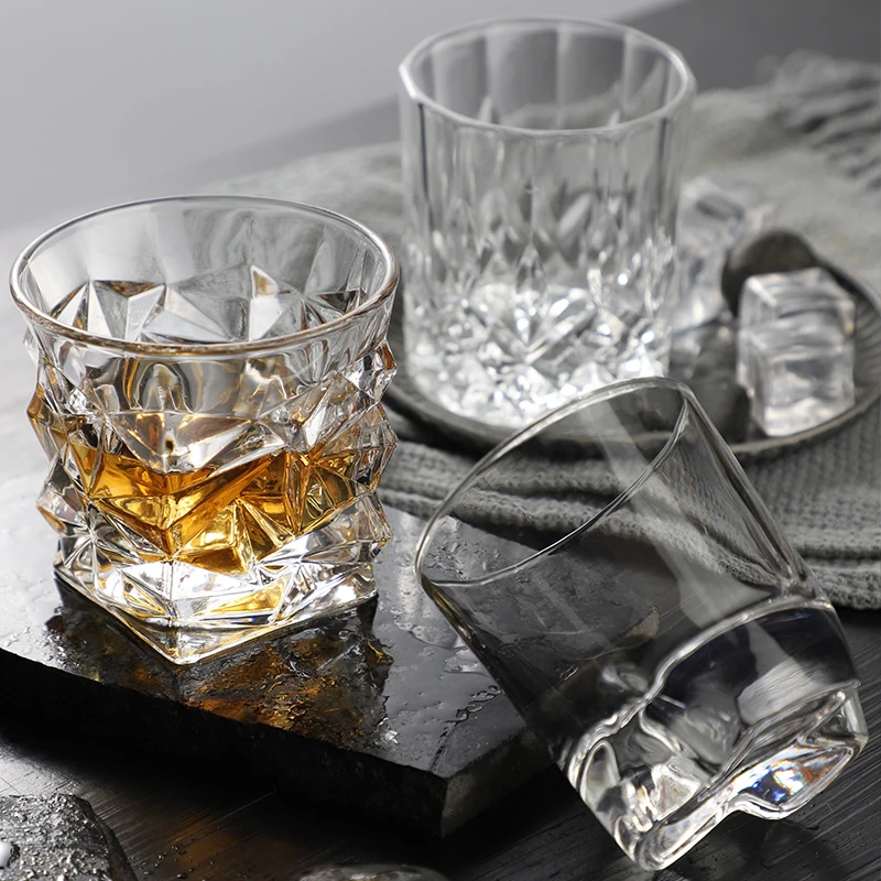 XIPAN Crystal Whisky Decanter and Tumblers - 750ml Bottle
