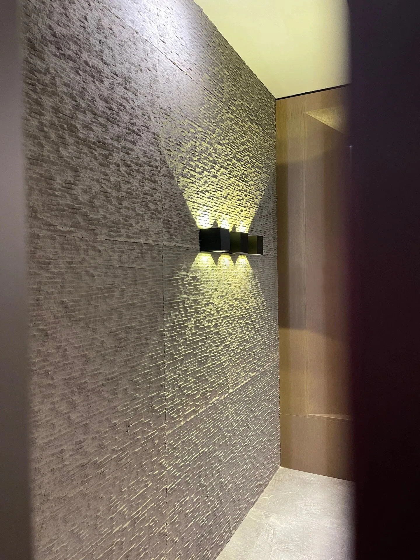 Quartz Modified Clay Materials For Outdoor Hotel Buildings Artificial ...